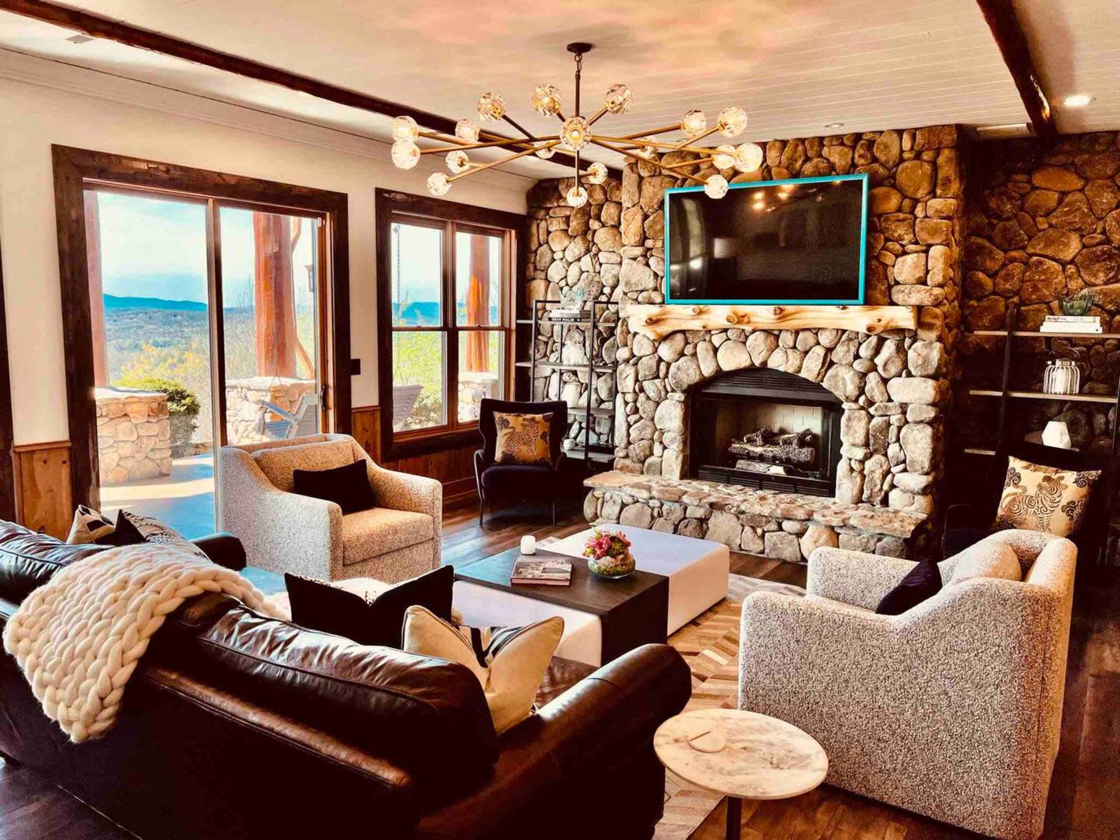 Astonishing 5500sf with heated pool/spa, Hot Tub and Stunning Mountain ...