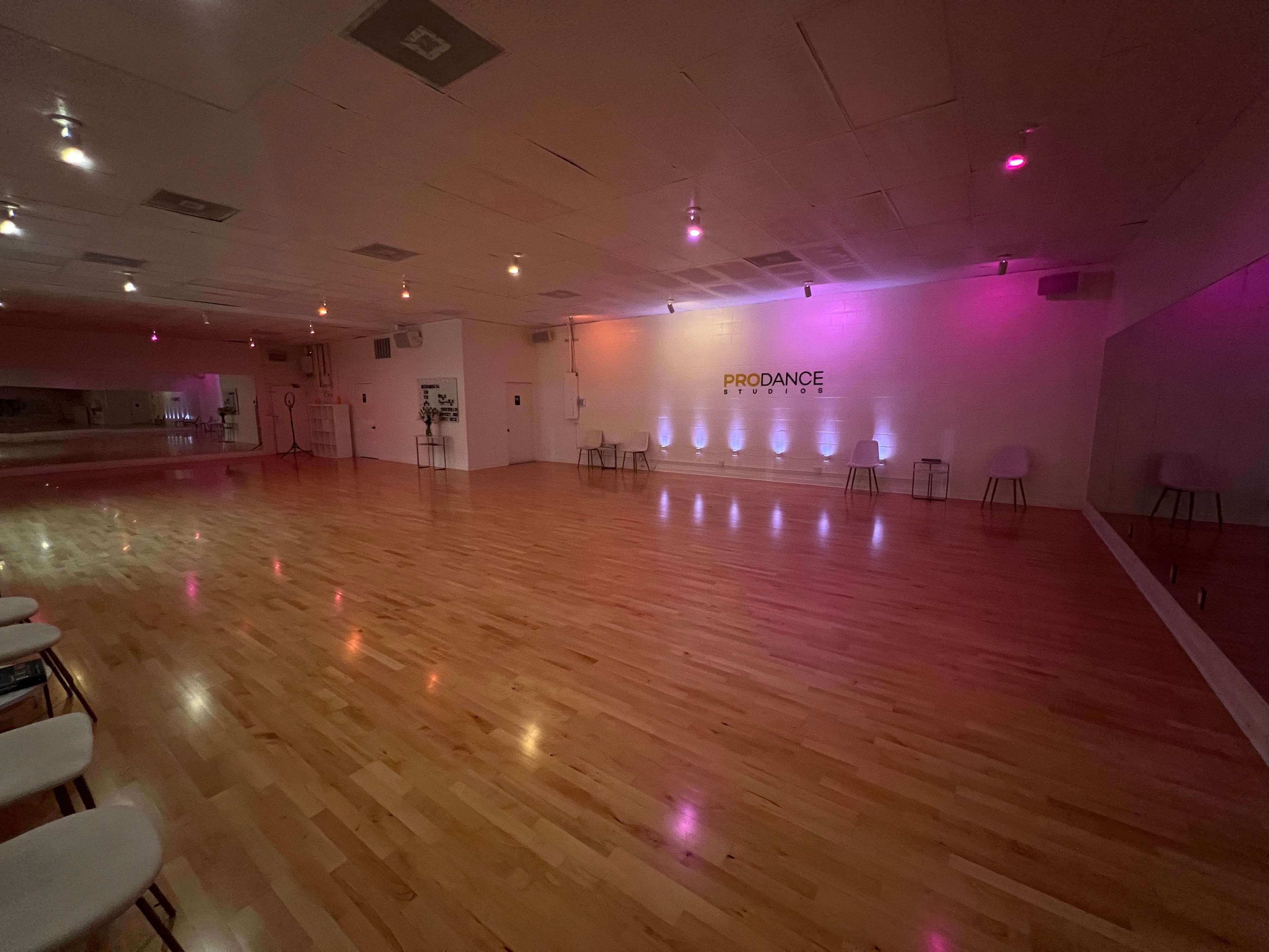 Modern Dance Studio in Hancock Park / Miracle Mile, Los Angeles, CA ...