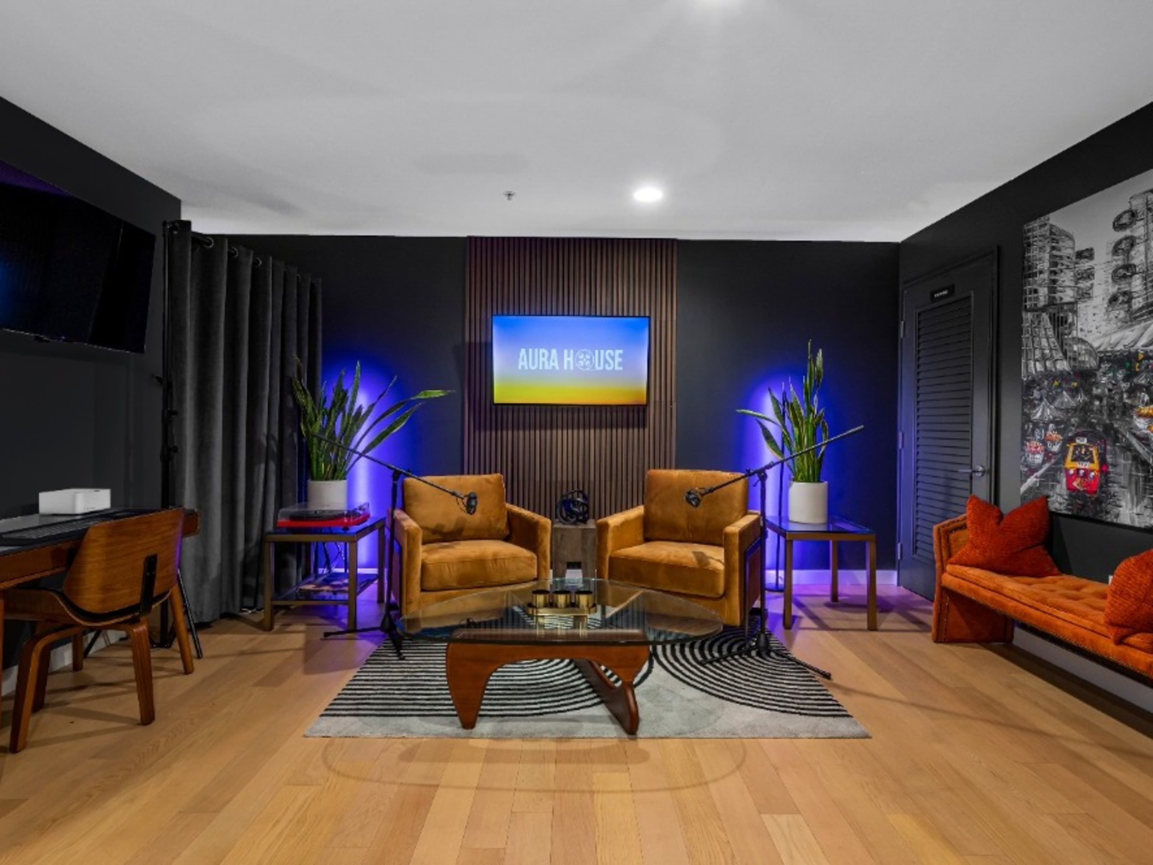 Aura House Studios | EQUIPMENT INCLUDED: Stunning DTLA Production ...