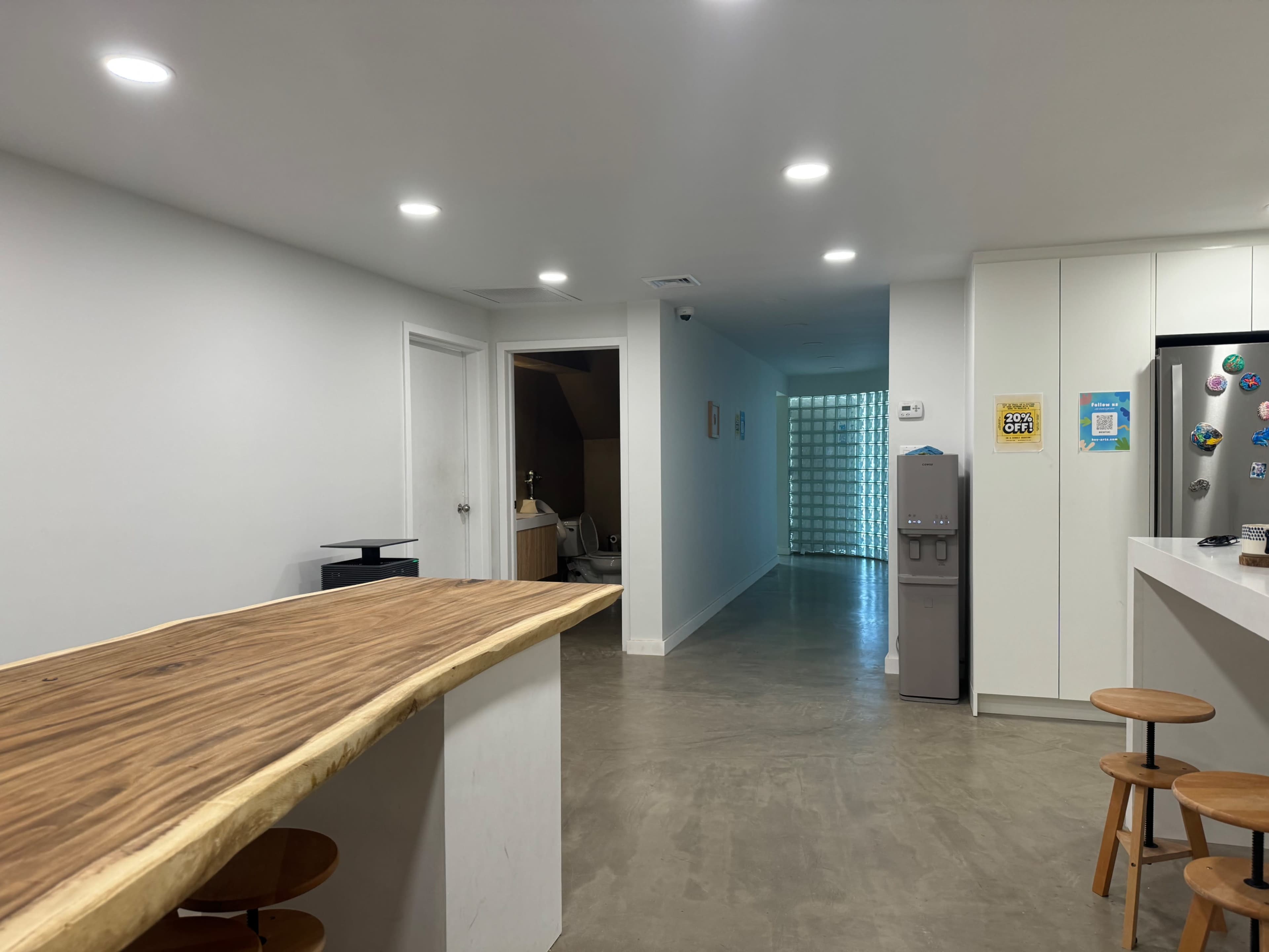 Modern Art Studio with Bright Lights, Carle Place, NY | Event | Peerspace