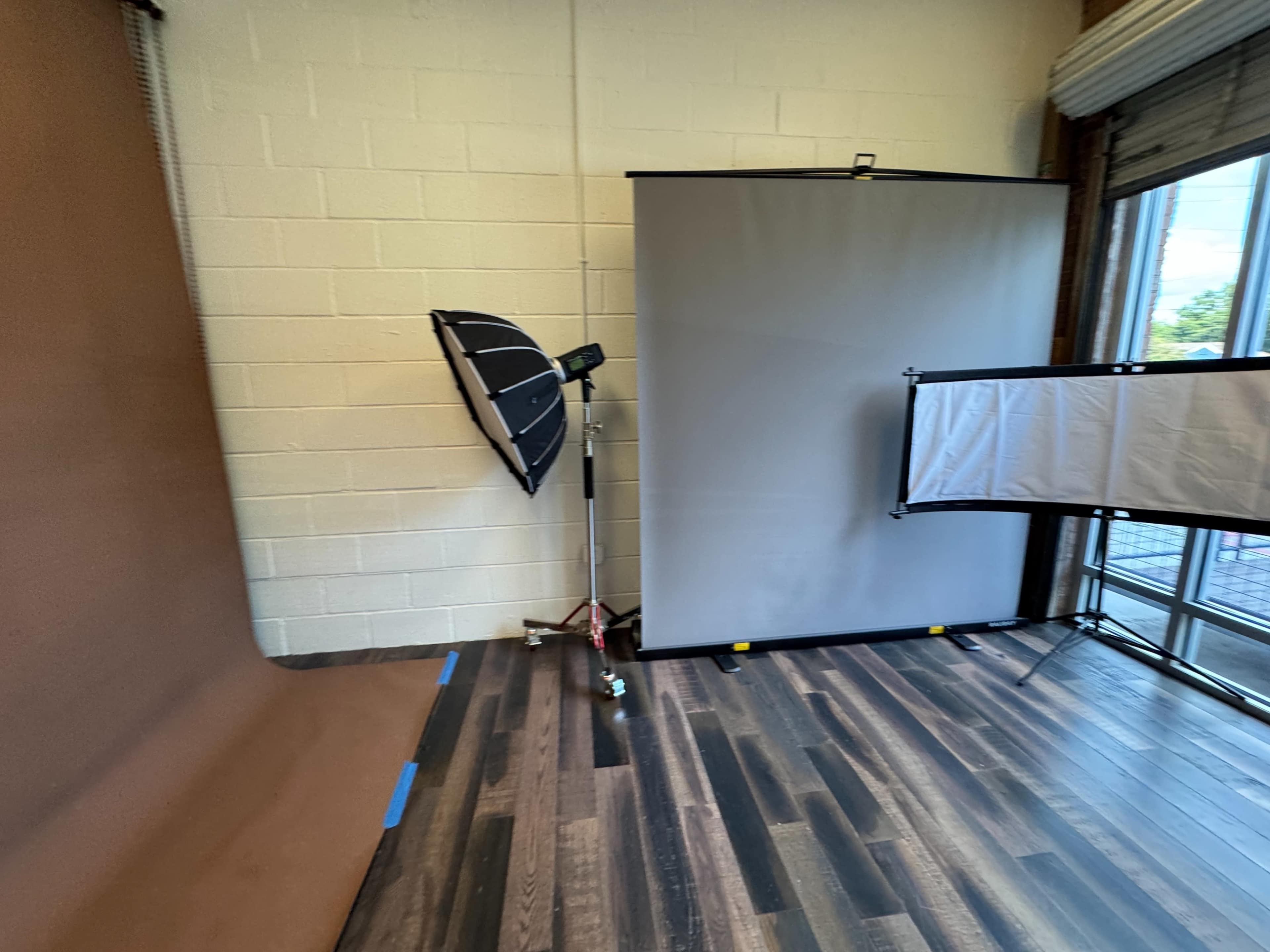 Mill Creative Lounge In McKinney | Natural Light Studio Room, McKinney ...