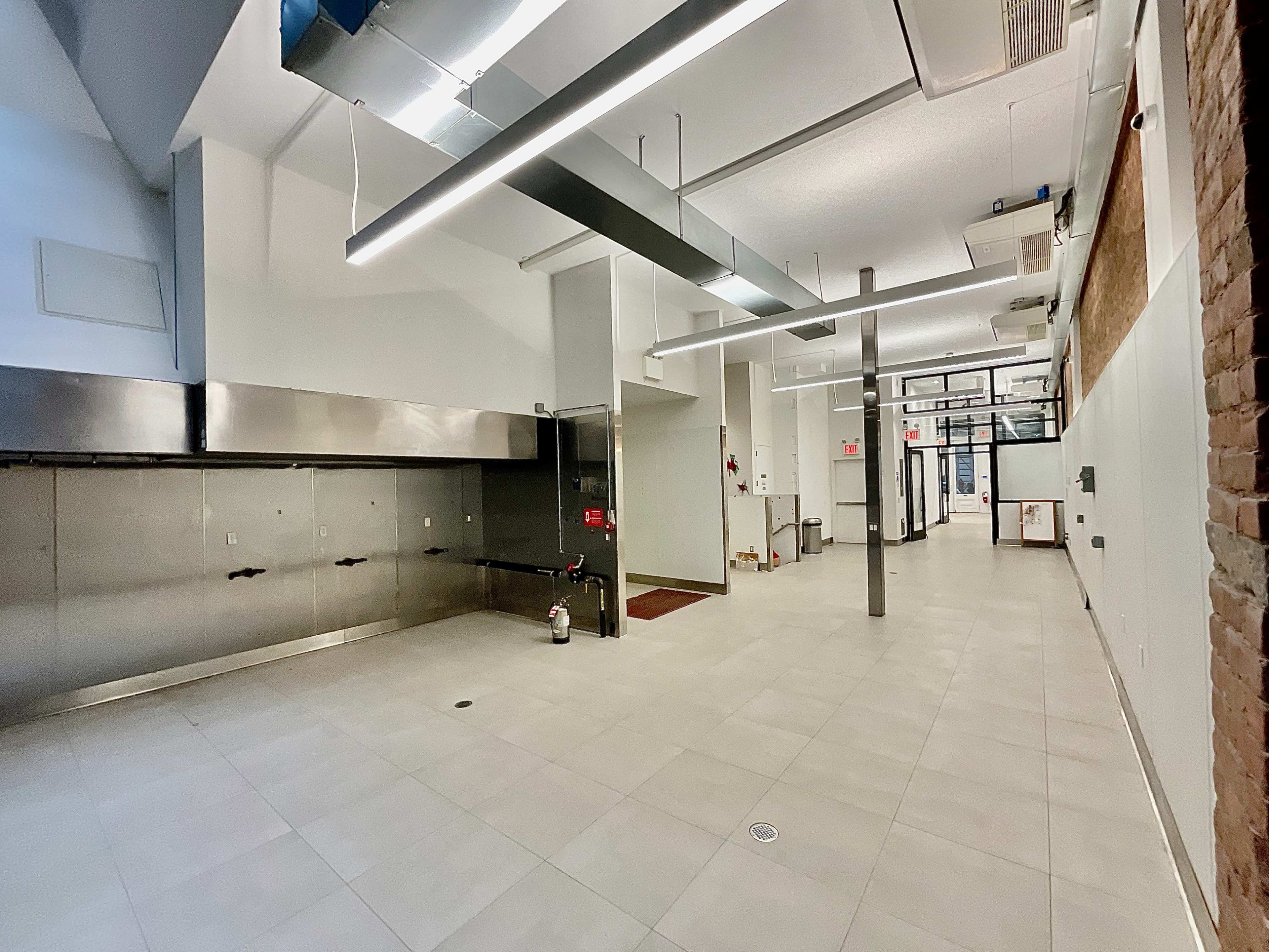 Downtown Tribeca Open Floor Gallery, New York, NY | Event | Peerspace