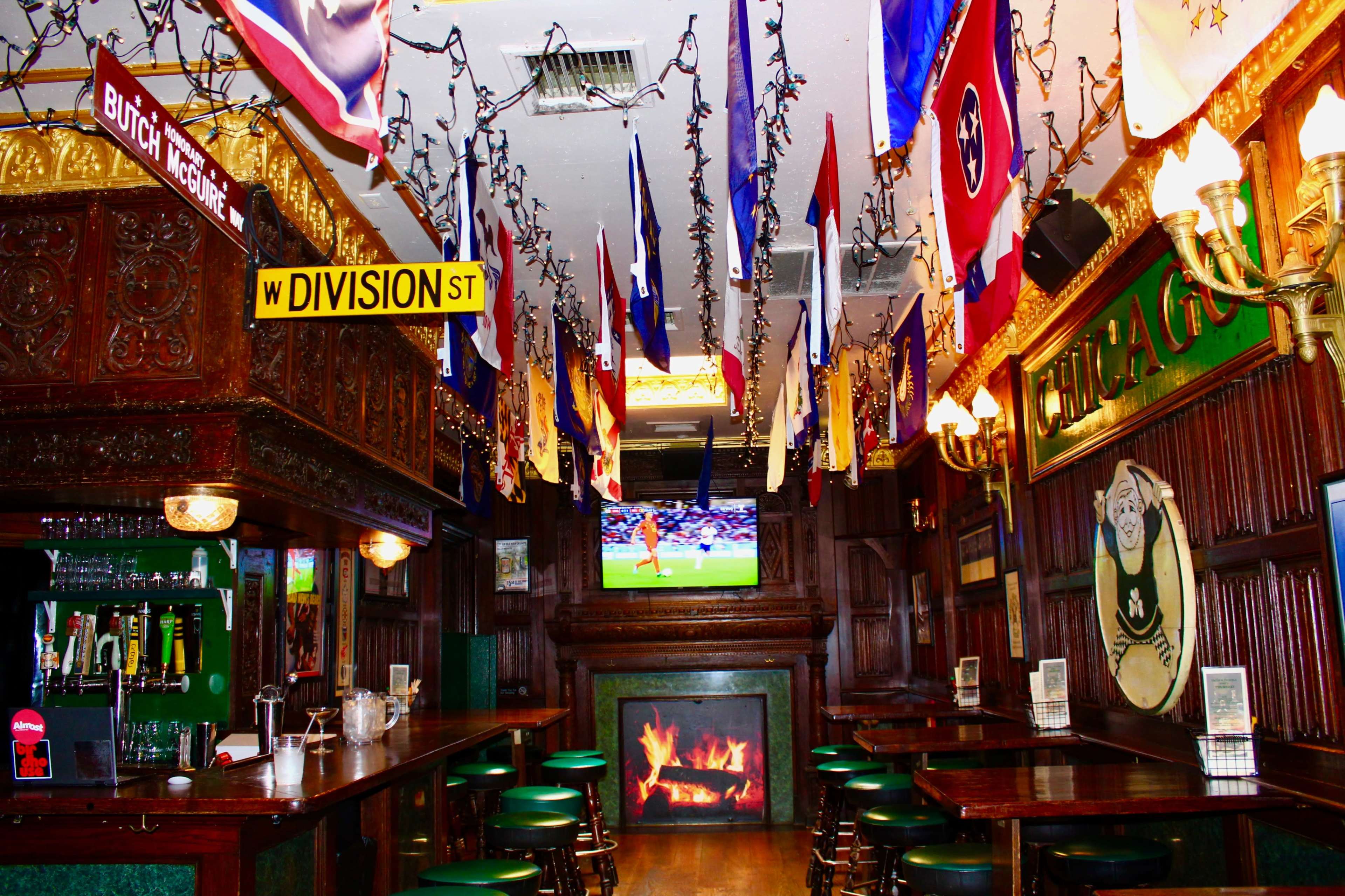 Classic Chicago Pub with Unique Indoor Theme, Chicago, IL | Event ...