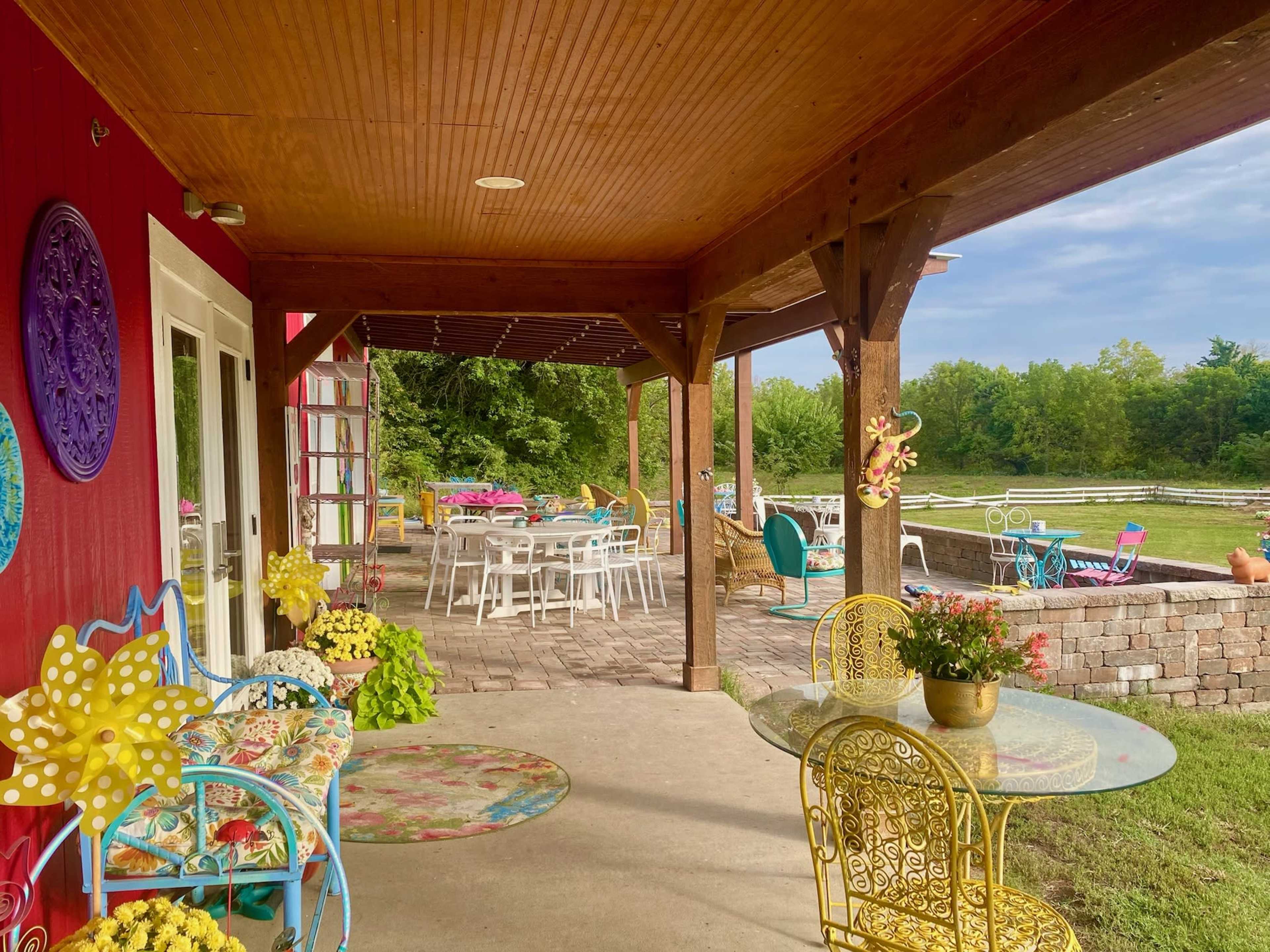 Wolf Creek Art Studio | Modern Barn Setting with Art Studio Vibe ...