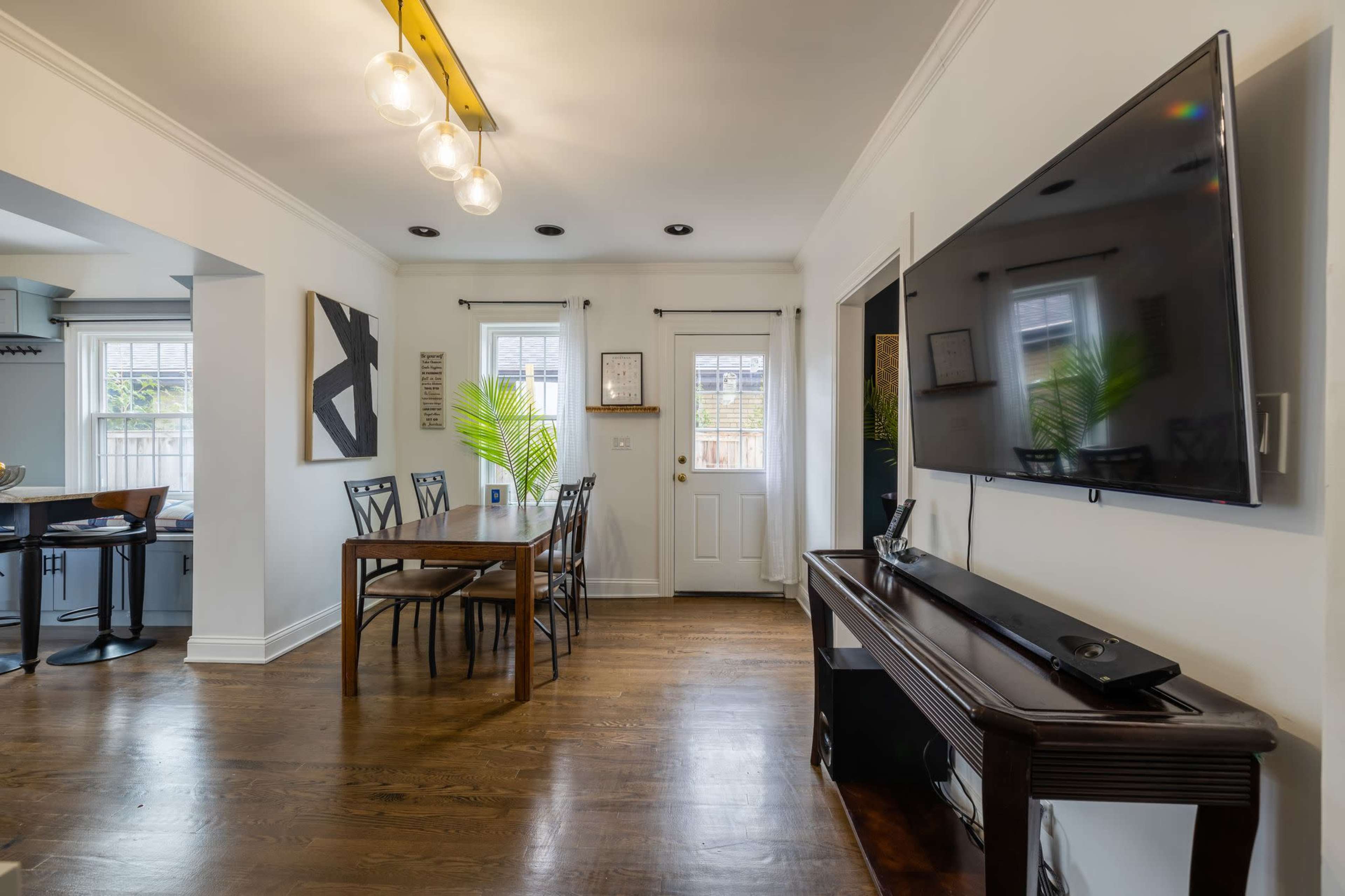 Luxe-Haus of Love—The 1938 Cape Cod |Heated FLRS |, evanston, IL ...