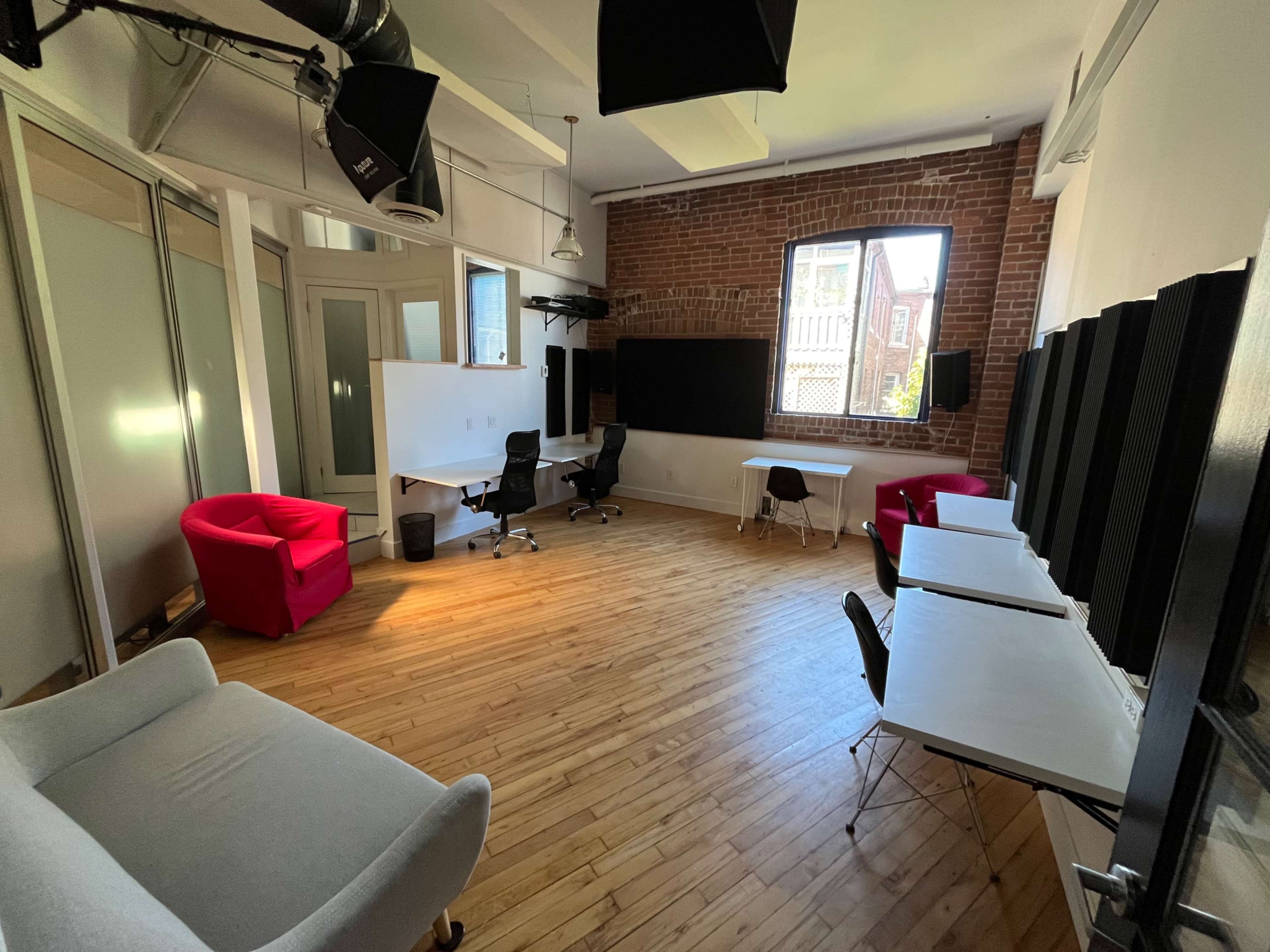 Danforth Creative Commons | Flexible Photography, Videography, Screening Space, Toronto ...