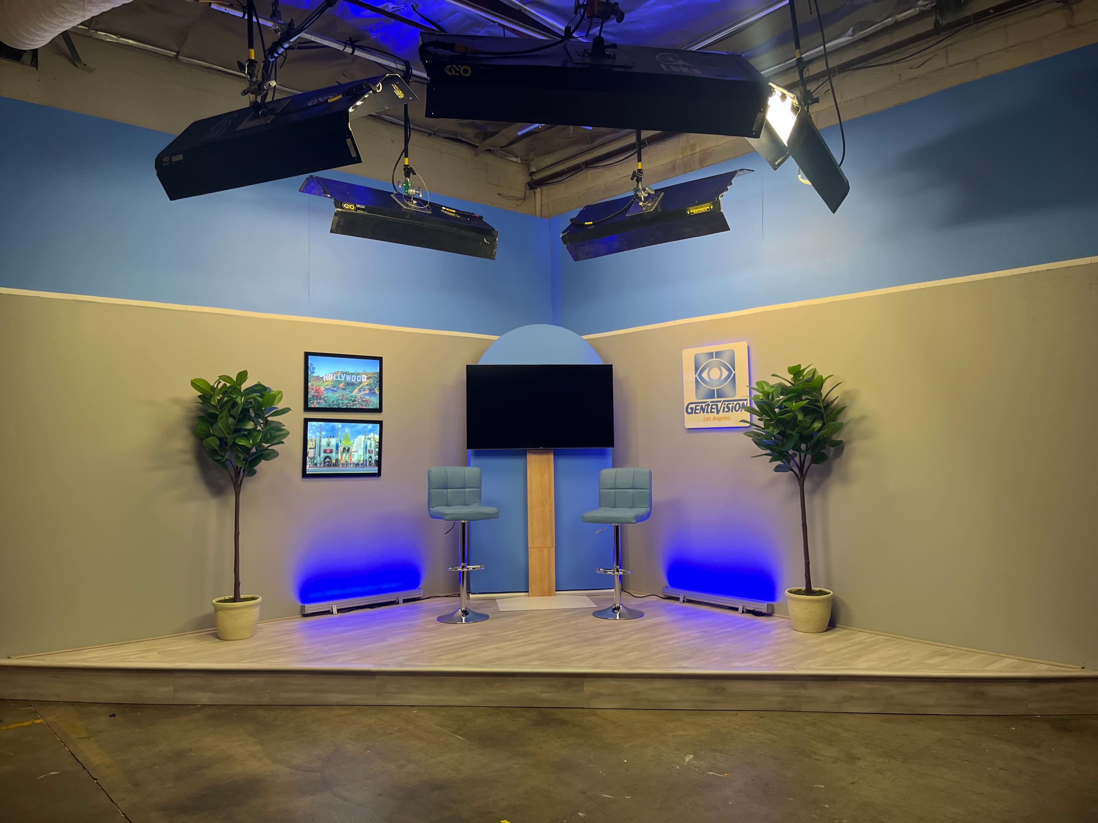 CML Studios Burbank | Talk Show Interview Standing Set, Burbank, CA ...