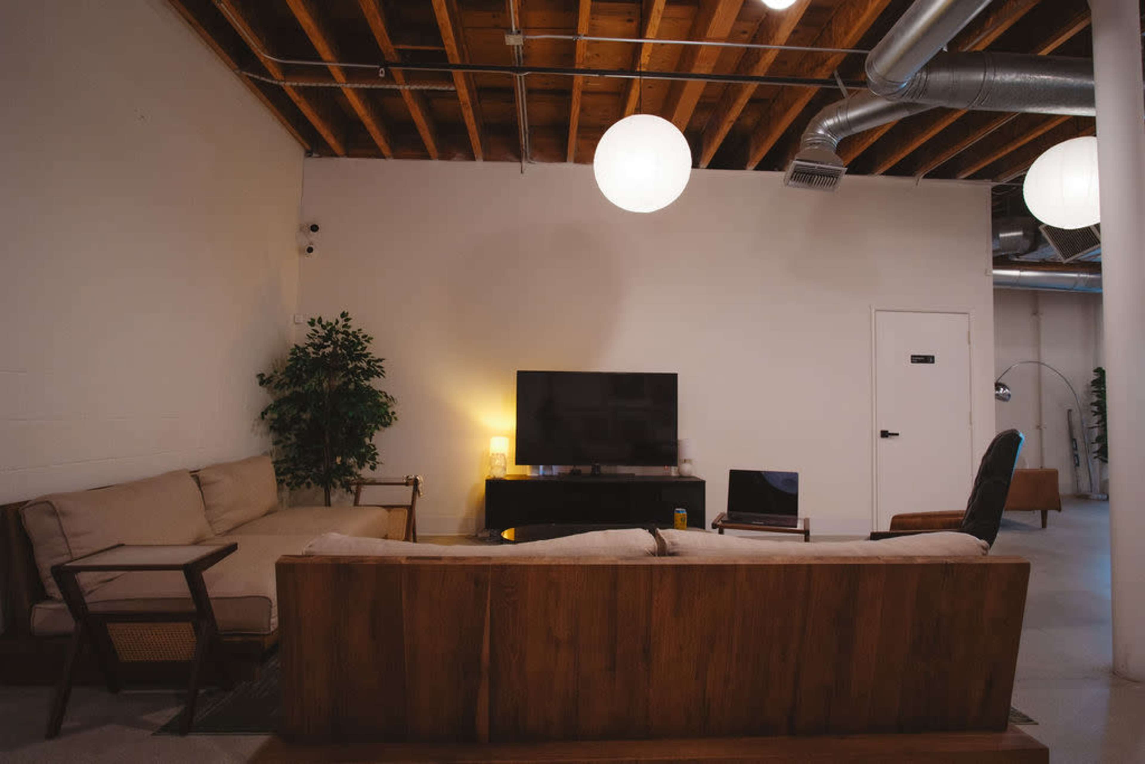 Prestige Studios | Prestige Studios — Creative Event Lounge w/ Pool Table, Bar & Outdoor Space ...