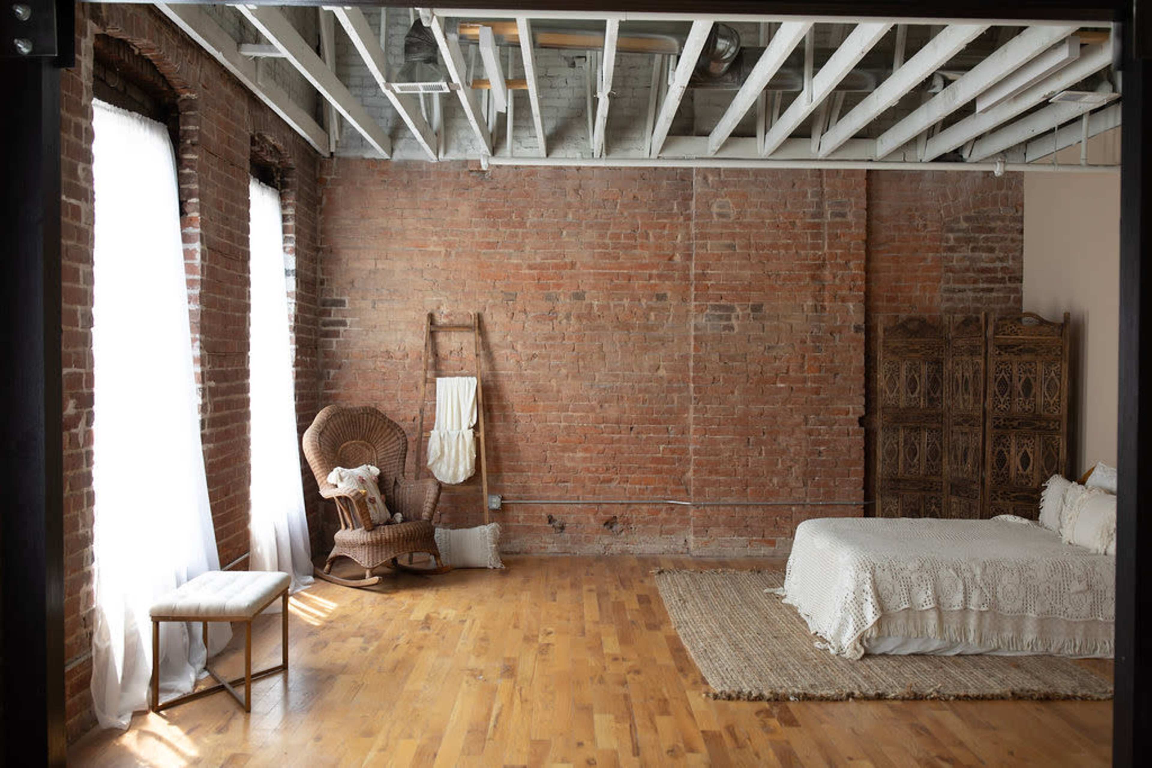 Downtown Photo Studio with Infinity Wall, Omaha, CT | Production ...