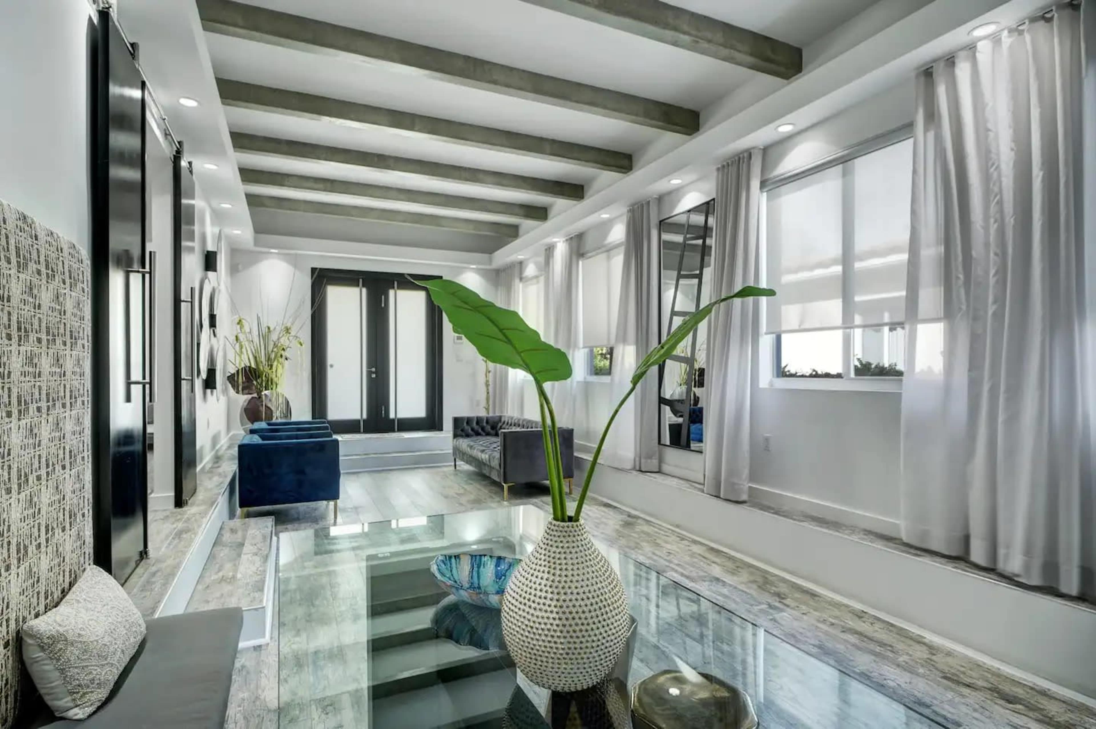 Modern Luxury Home with Rooftop Terrace, Brickell View, and Illuminated ...