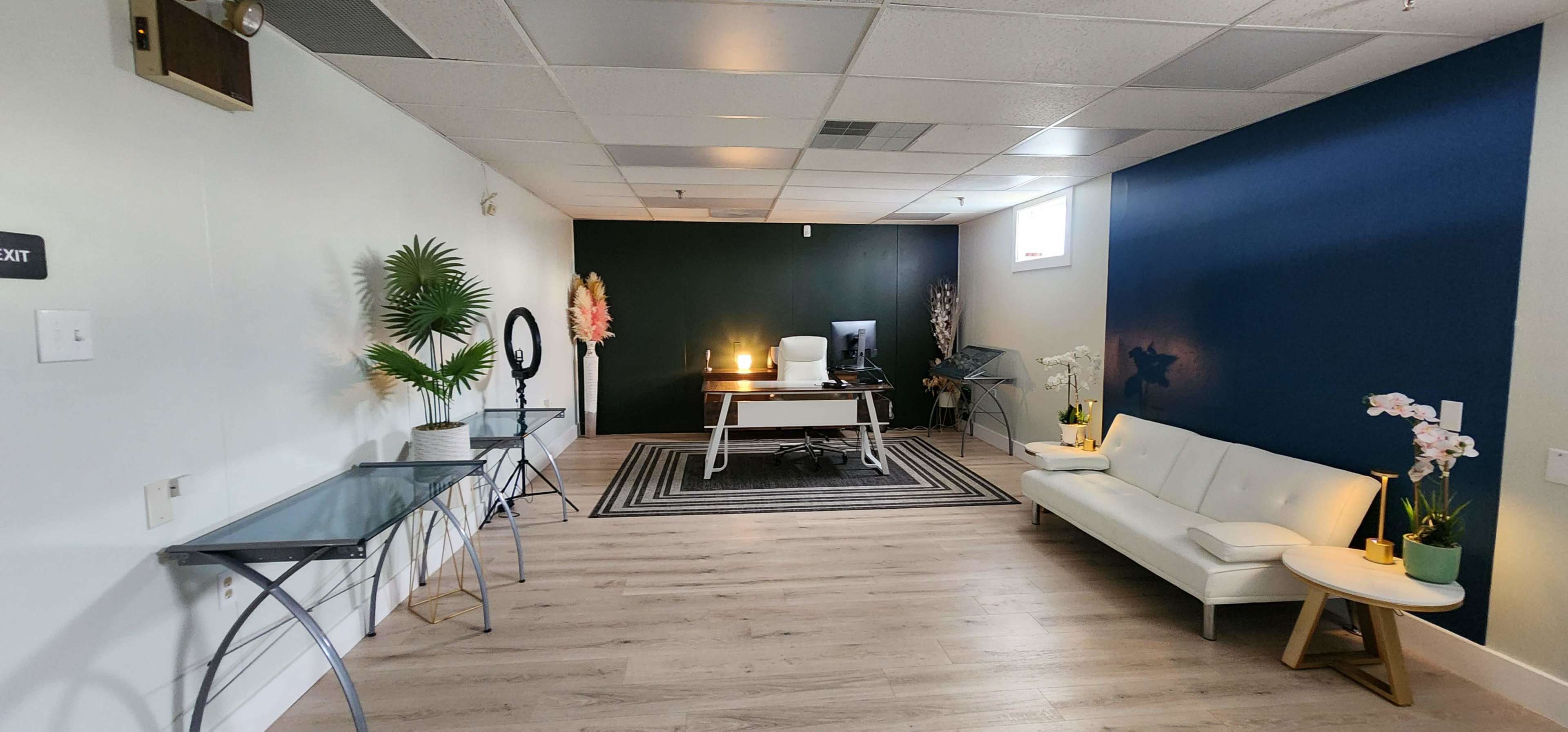 Bright and Airy studio office space, Southampton, PA | Off-Site | Peerspace