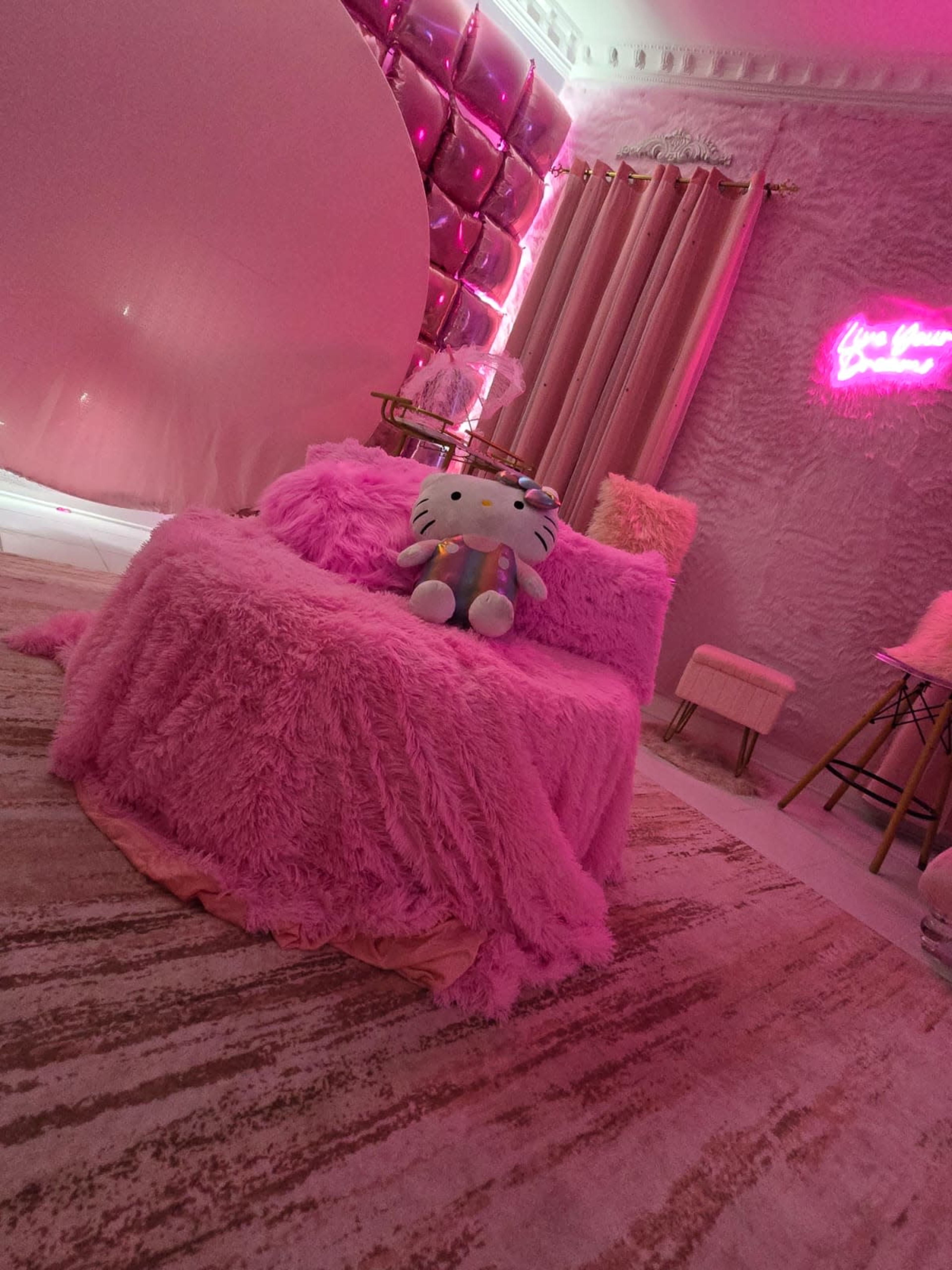 Space323 | The Pink Parlor Venue for Photos | Content | Events, Atlanta ...