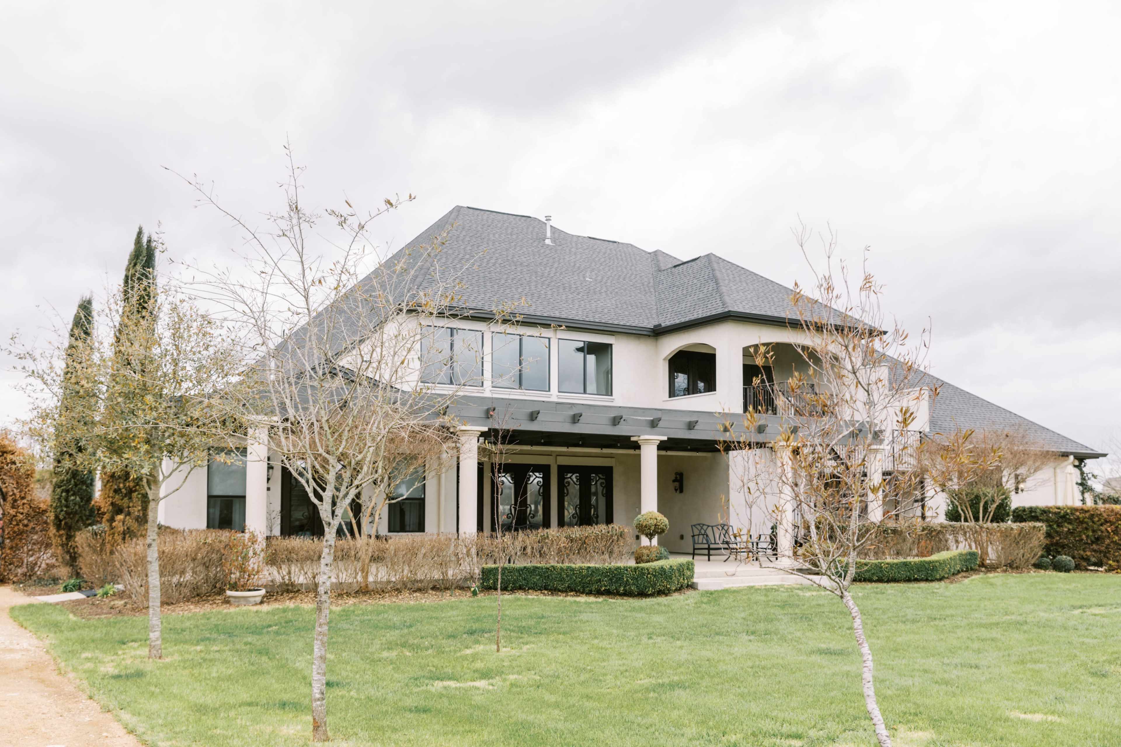 Elegant yet Rustic Estate with expansive lush gardens, Kyle, TX | Off ...