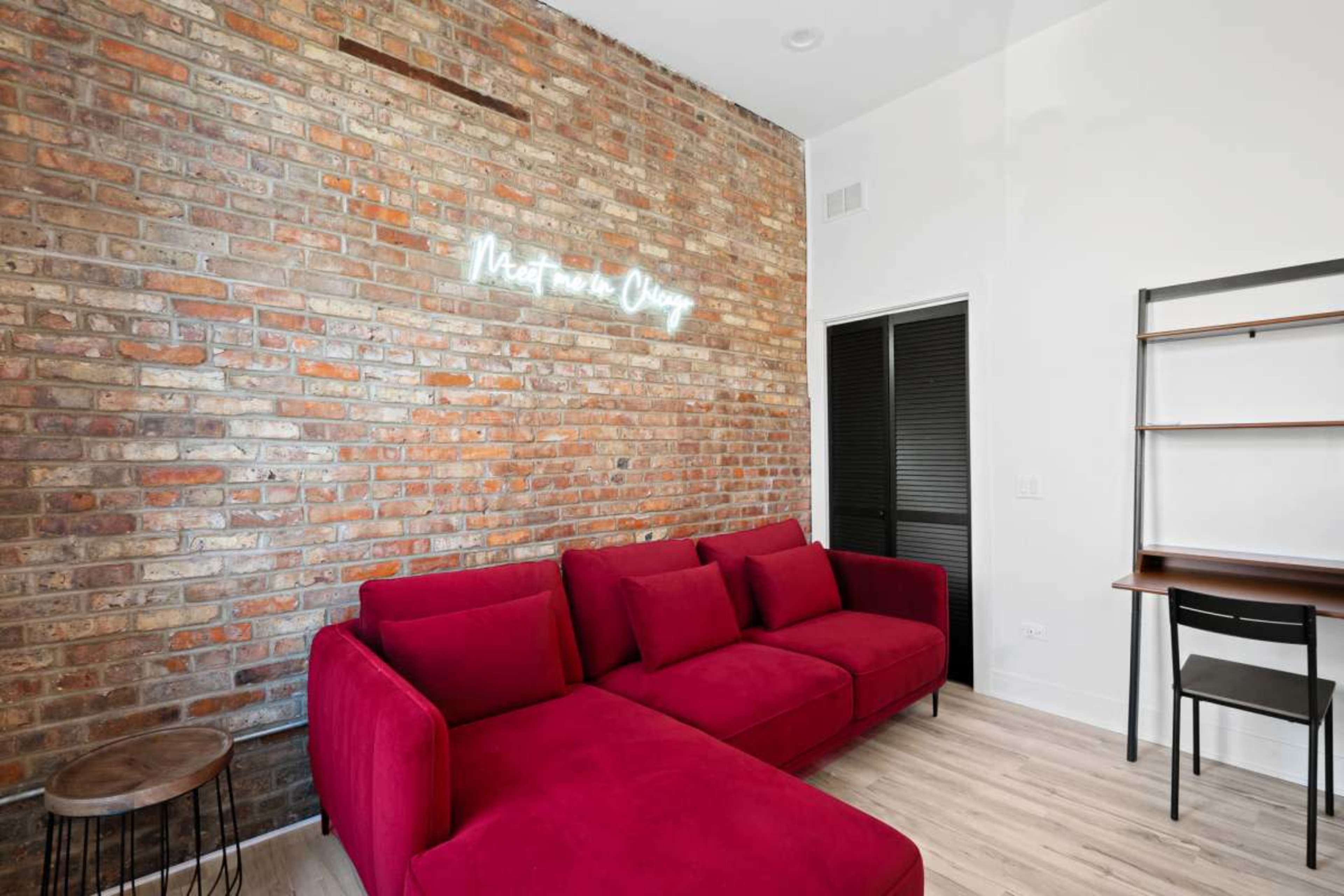 MODERN CHIC LOFT IN DOWNTOWN CHICAGO, Chicago, IL | Off-Site | Peerspace