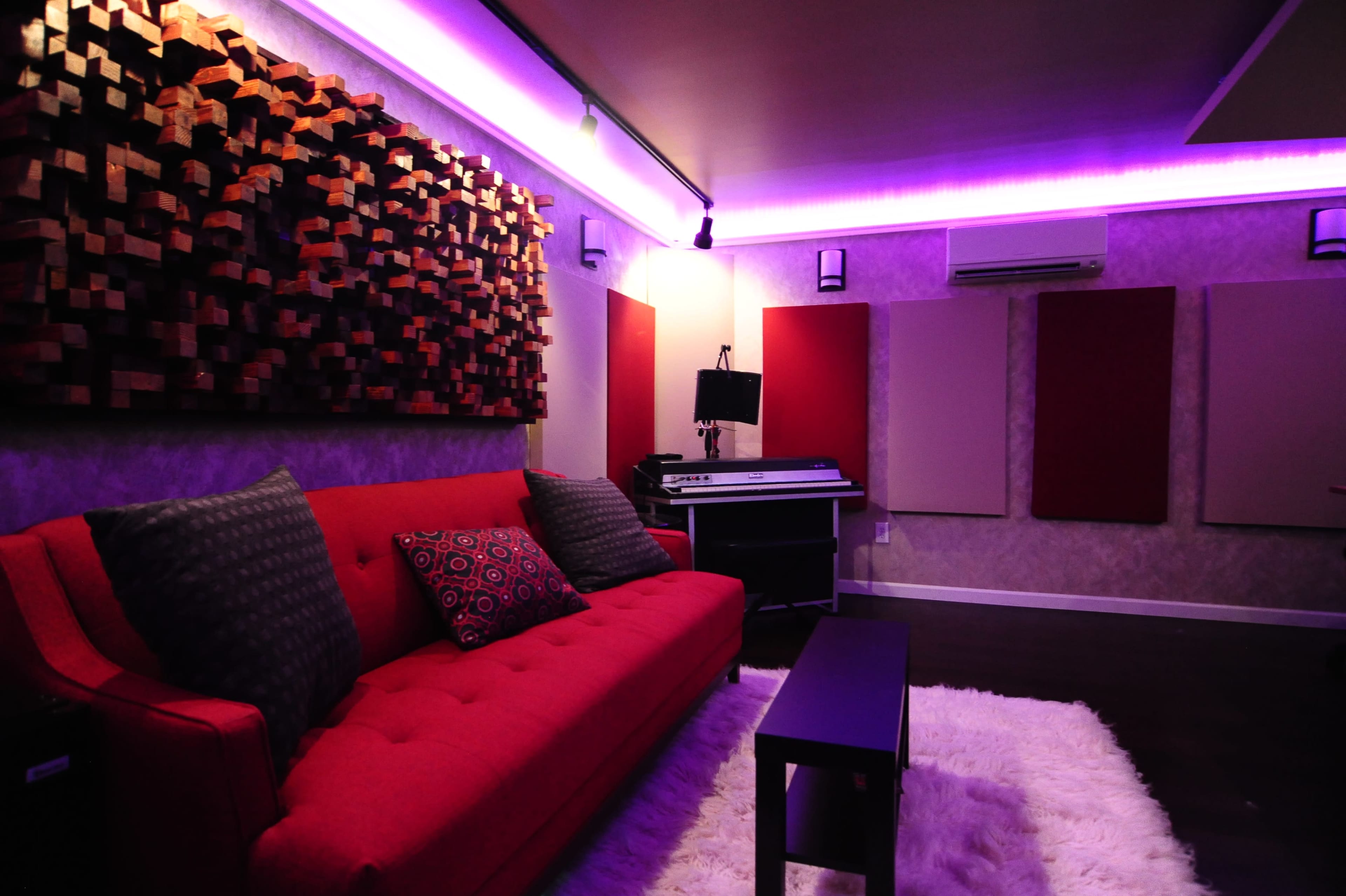 A stunning recording studio in SF Valley, Reseda, CA | Production ...