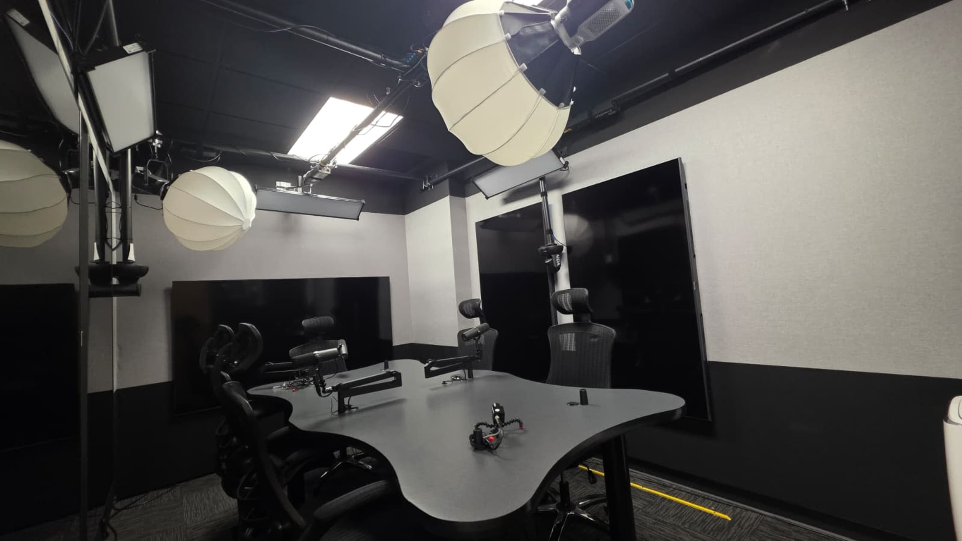 UNO Podcast Studios | Turnkey Video Podcast & Interview Room (Multi-Cam ...
