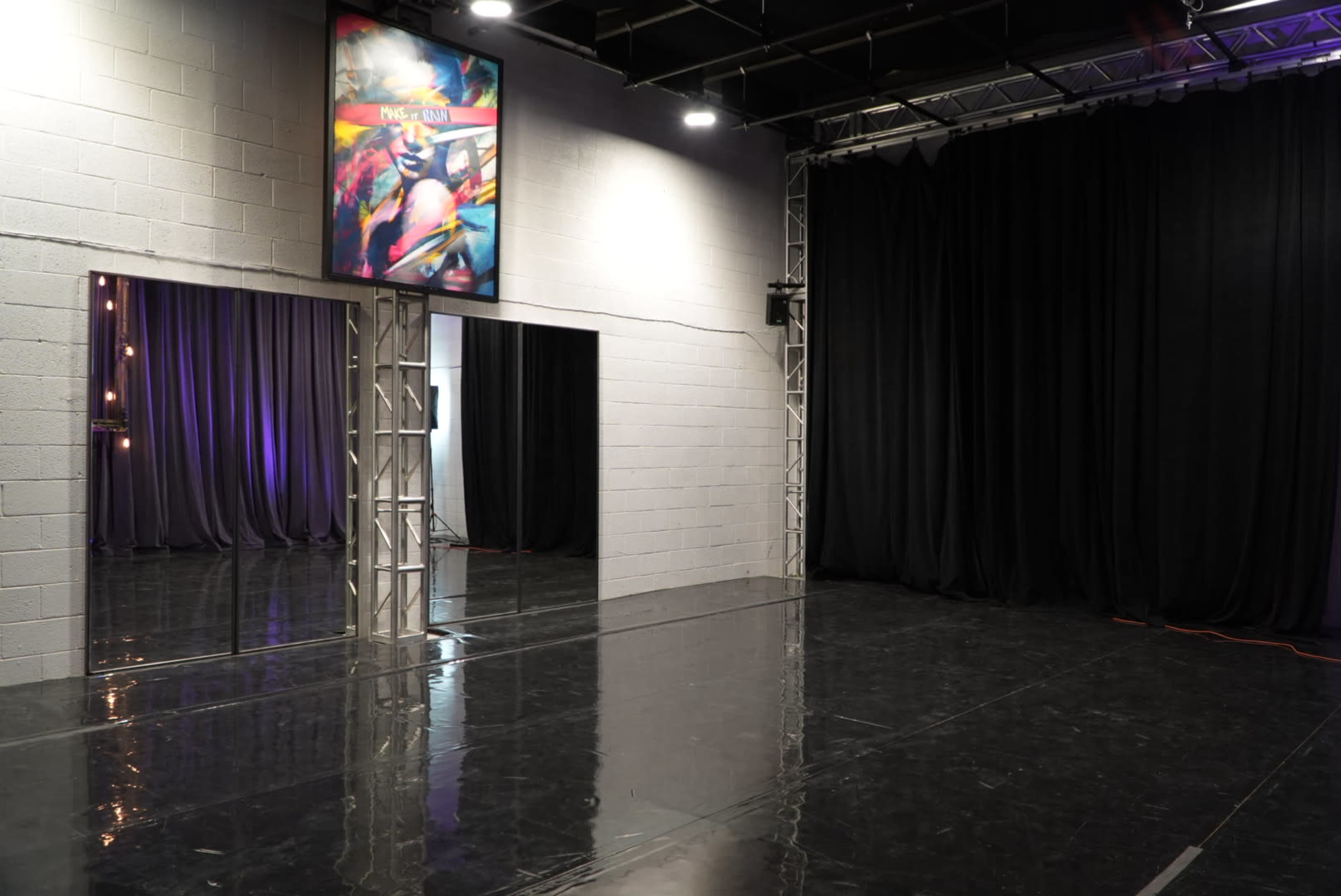 MAKE IT RAIN STUDIOS | Warehouse Creative Space with Overhead Grid ...