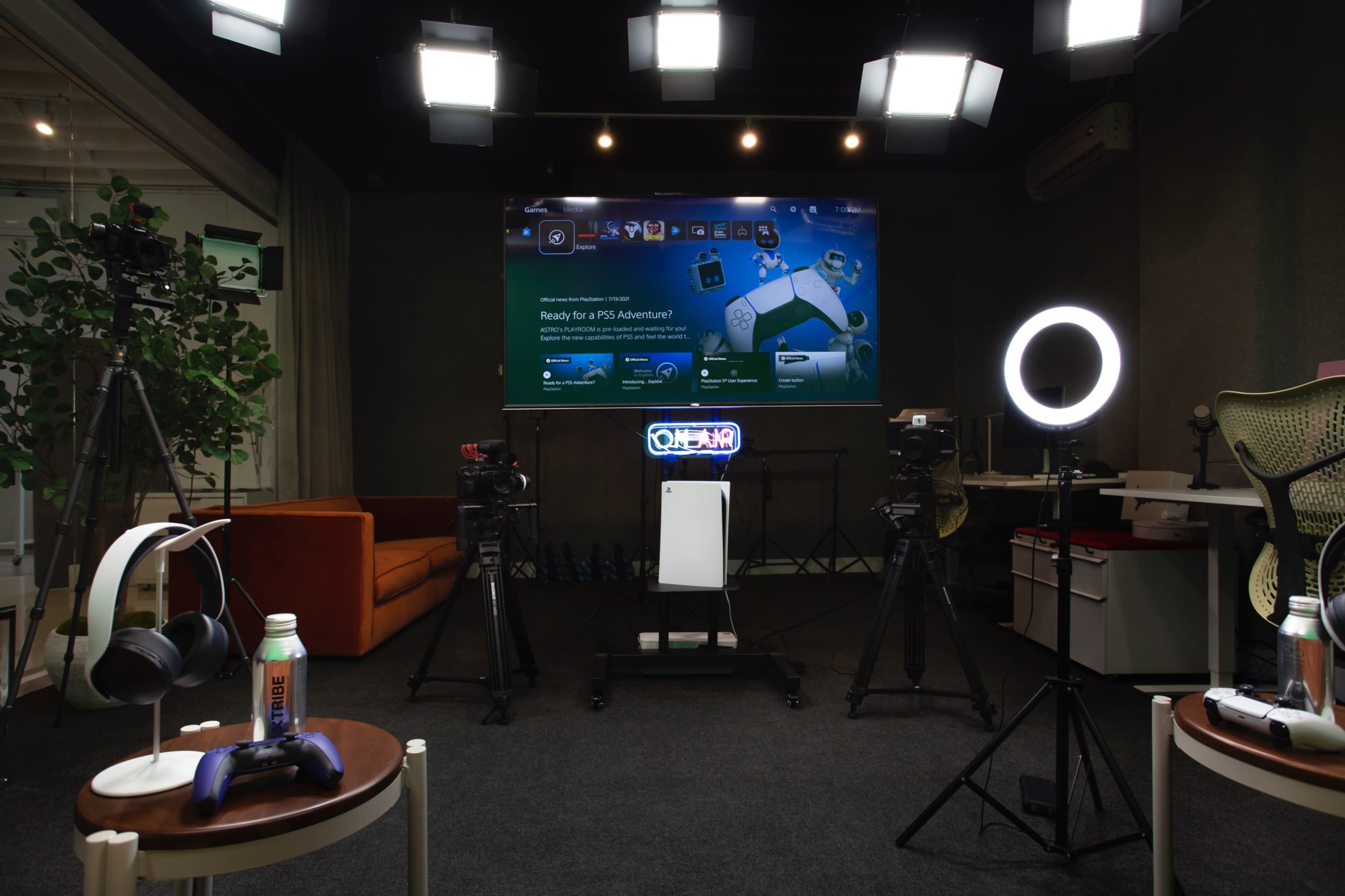 Green Screen Gaming Room w/ PS5, 65" TV and 4K Live Stream Cameras For ...