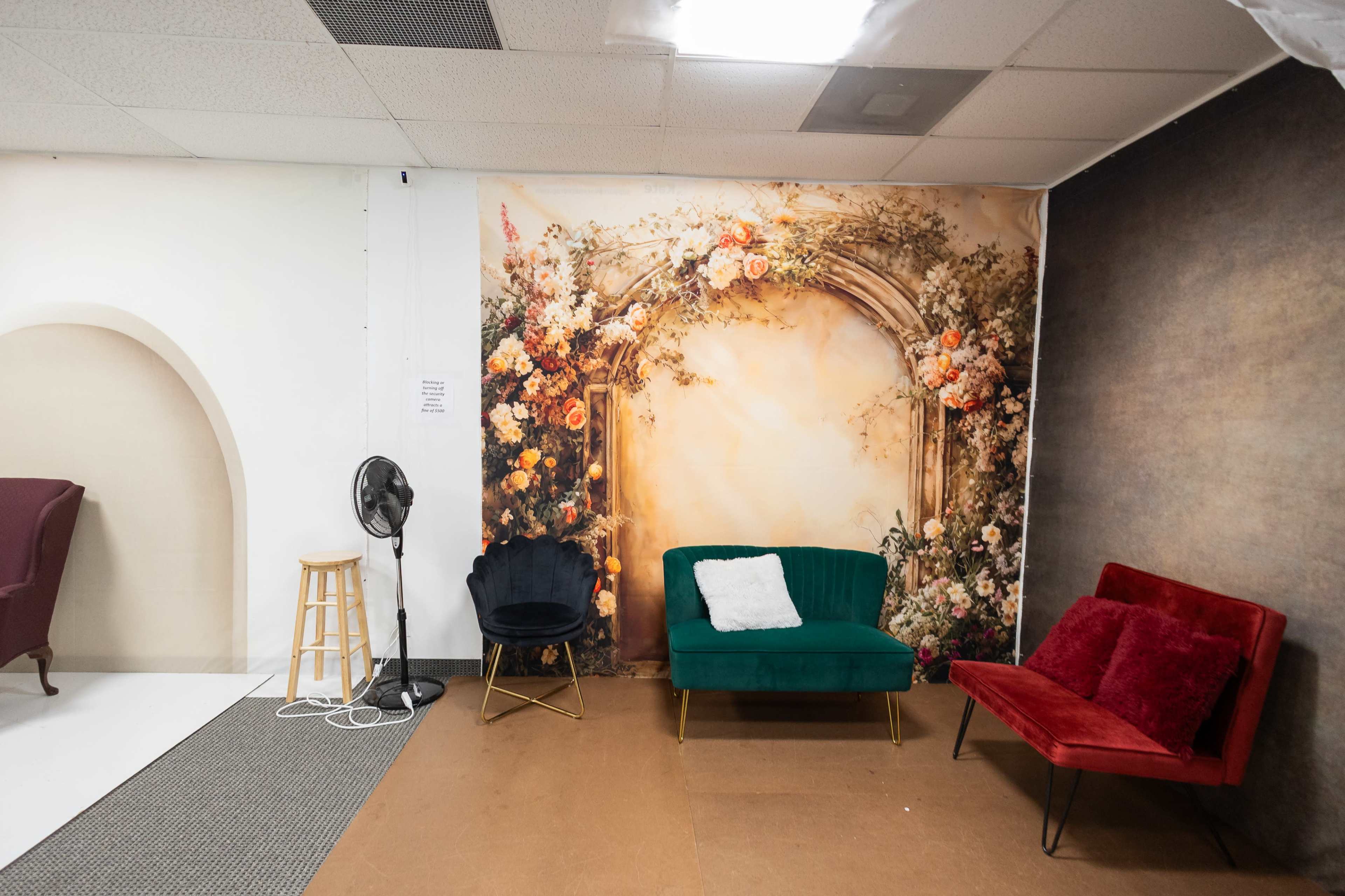 Realistic Backgrounds, Props And Lighting Included Photo Studio Near ...