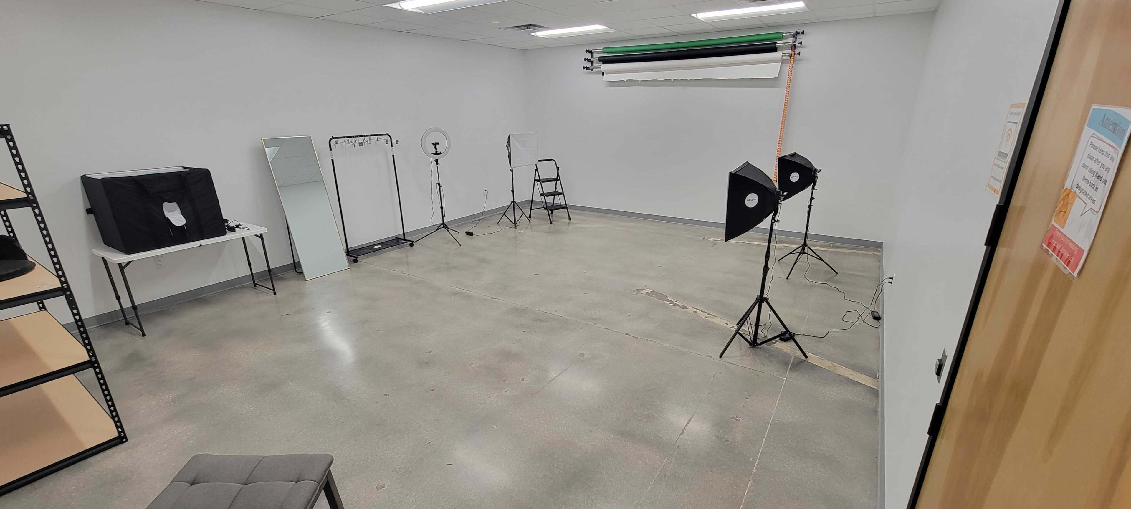Creative Photo Studio, Miami, FL | Production | Peerspace