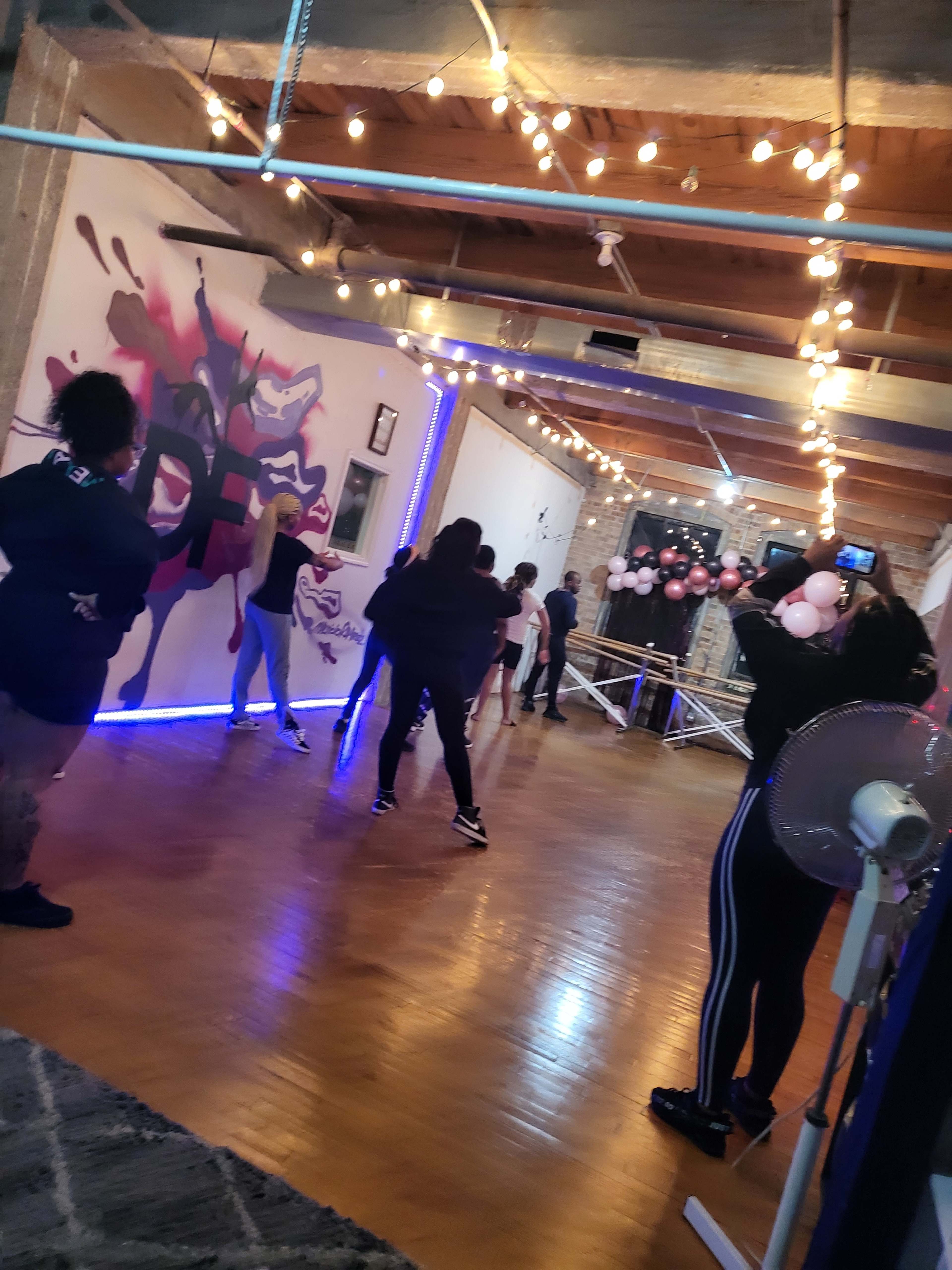 Large Creative Dance Studio, Chicago, IL | Event | Peerspace