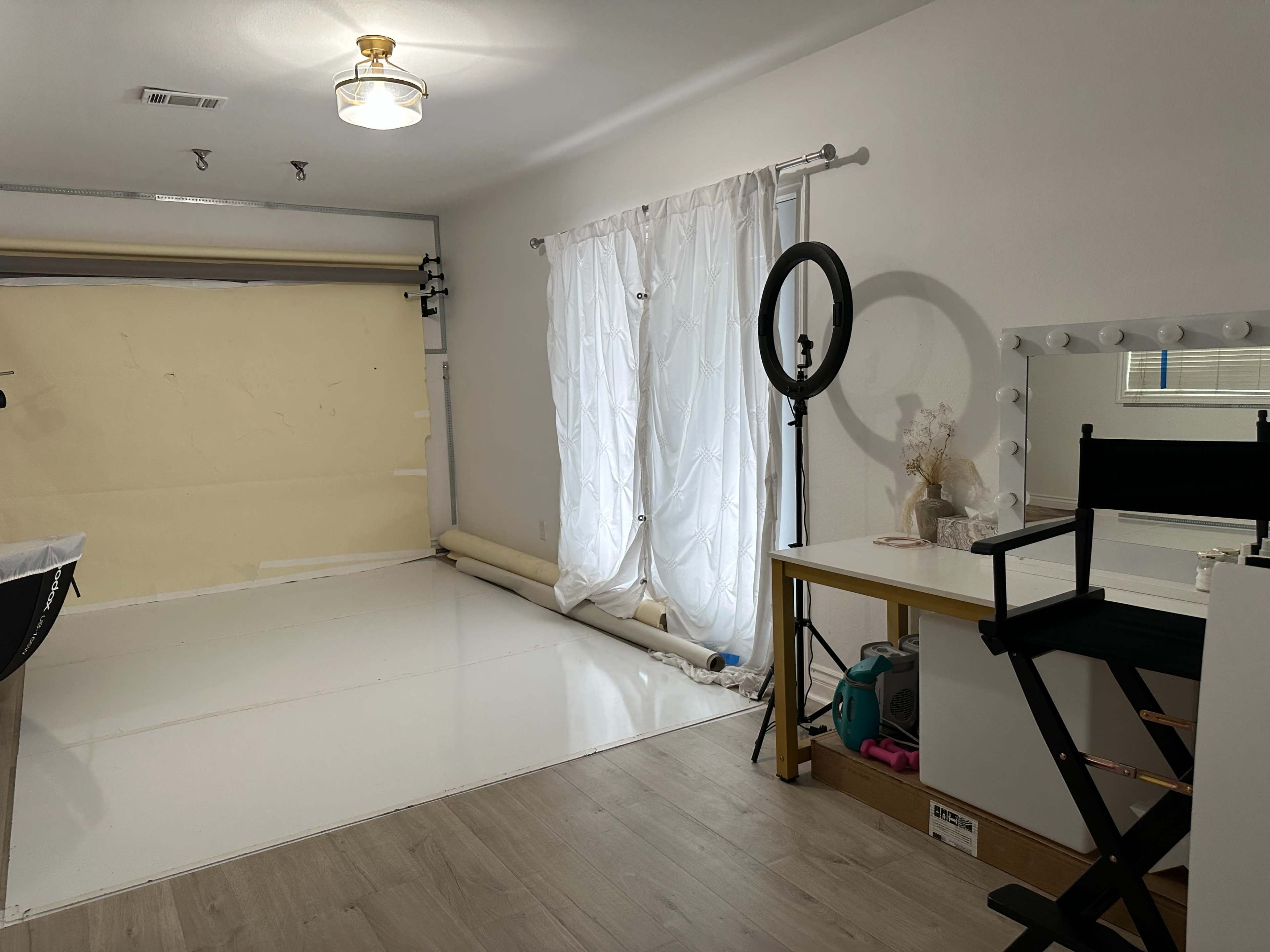 Multi Set + Prop Creative Indoor + Outdoor Photo Studio and Pool ...