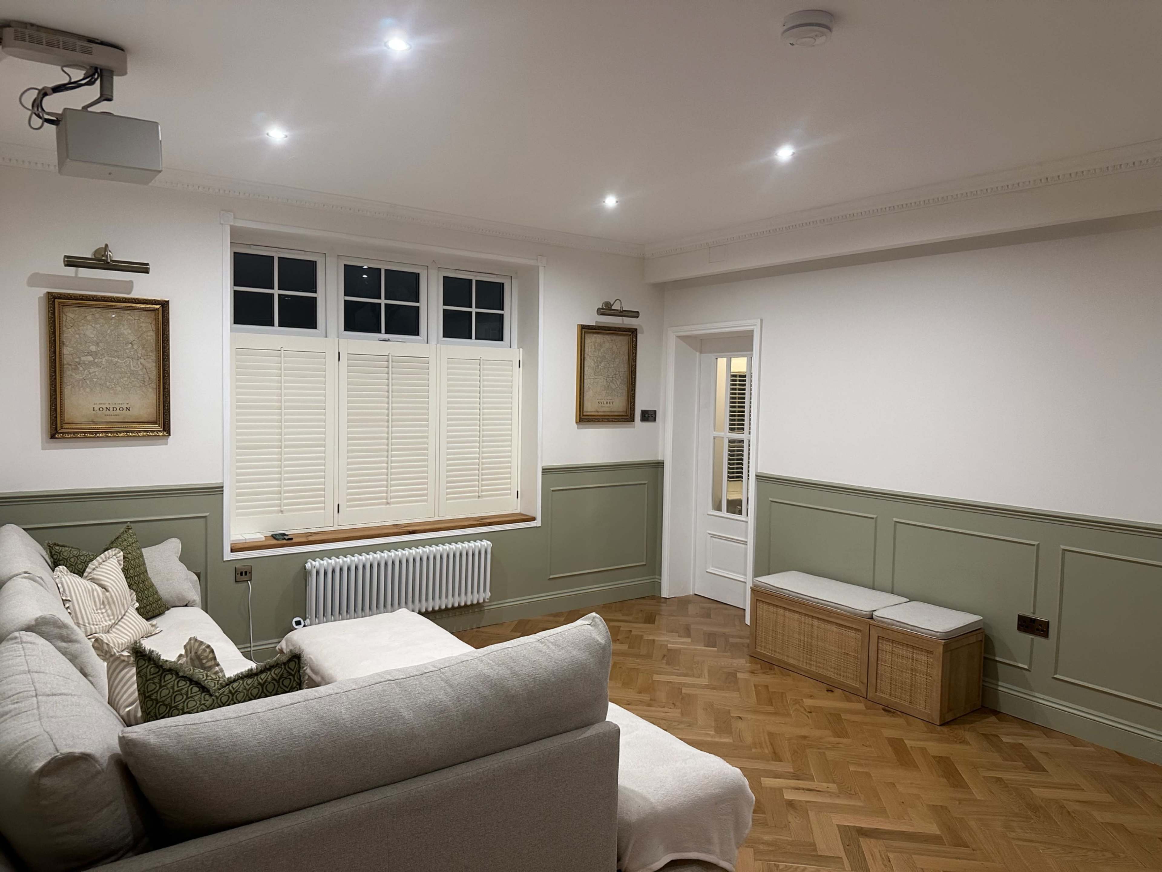 Syed Content Studios | Bright Neutral Content Room w/ White Screen ...