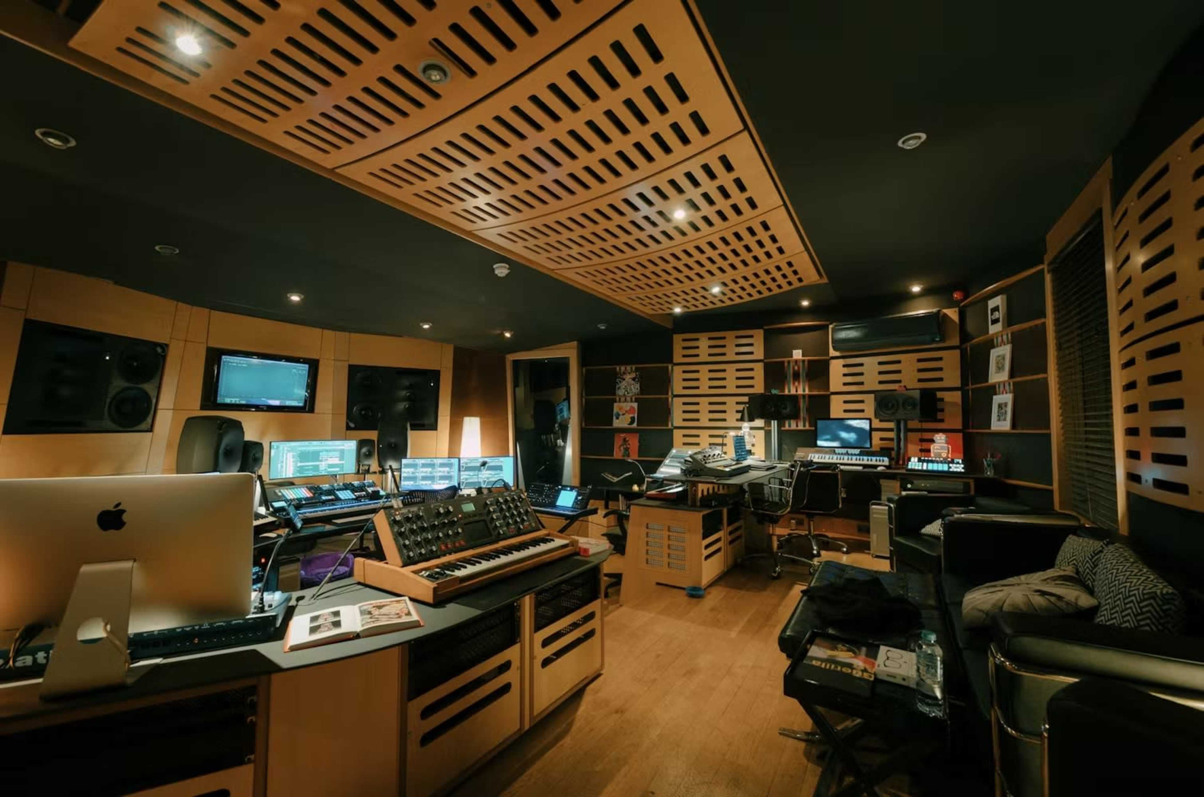 Matrix Studios, London | Off-Site | Peerspace