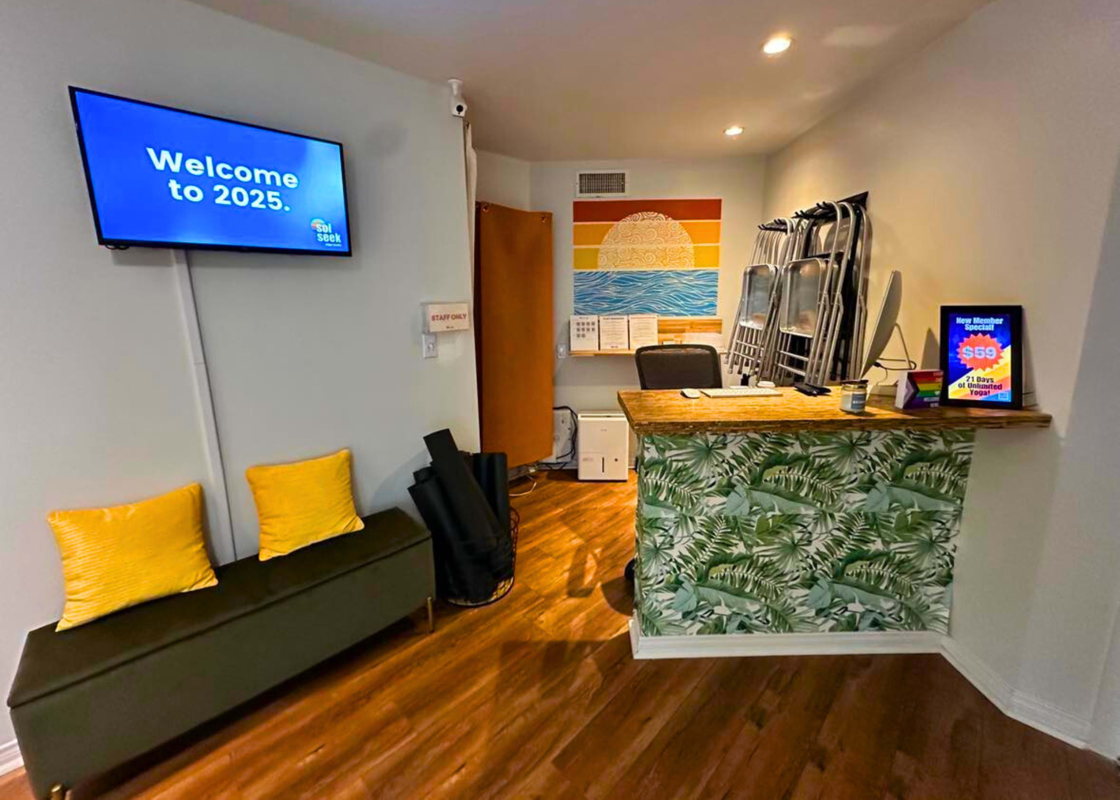 Breathtaking ocean front studio, Manhattan Beach, CA | Event | Peerspace