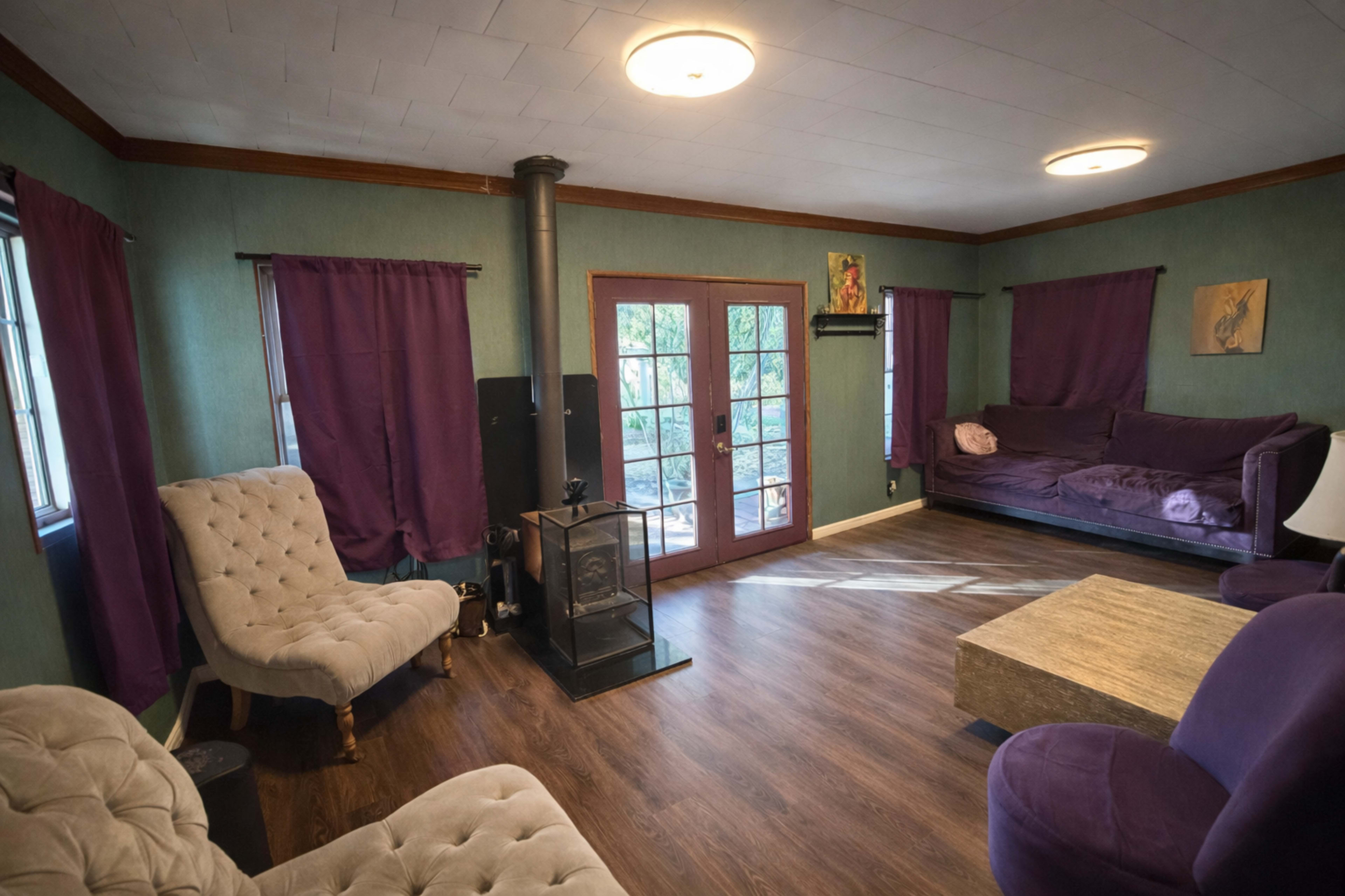 Moody Private Lounge for Podcasts, Interviews & Small Shoots ...