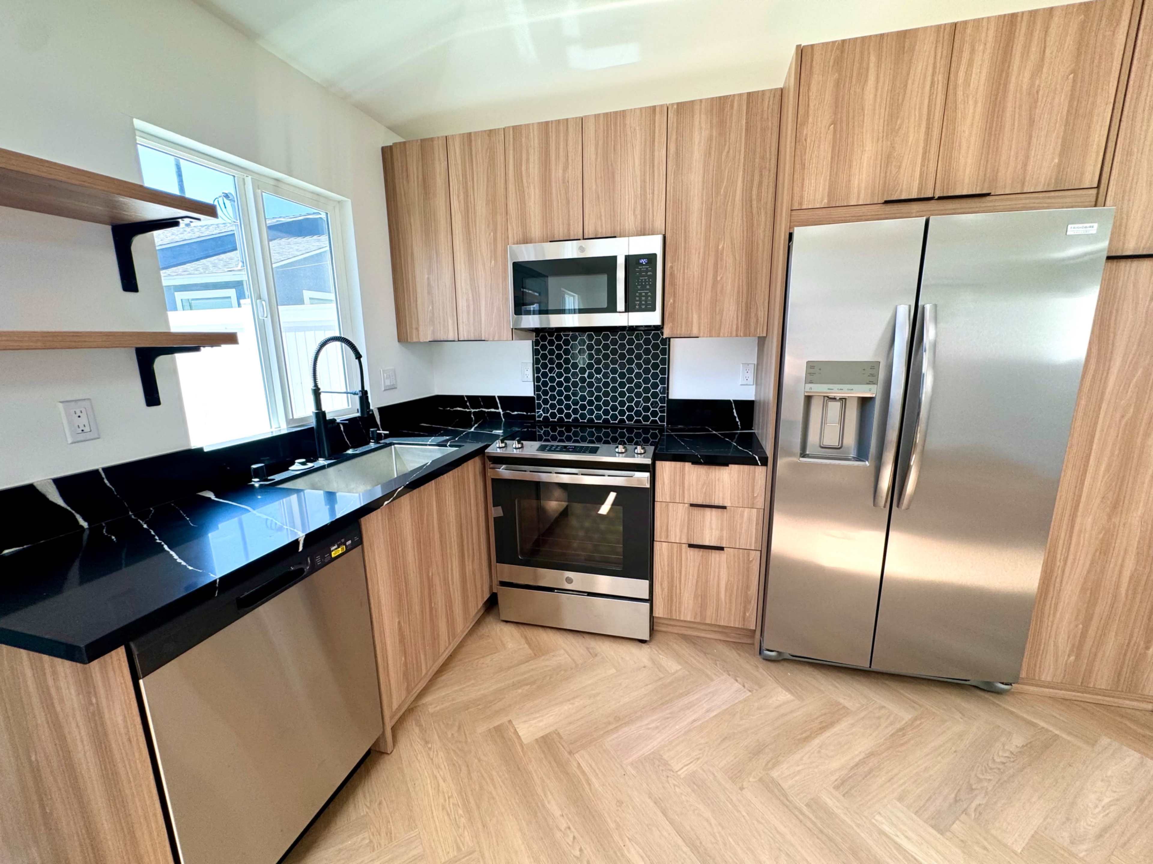 Content creator house -including a backyard, perfect space for podcast ...