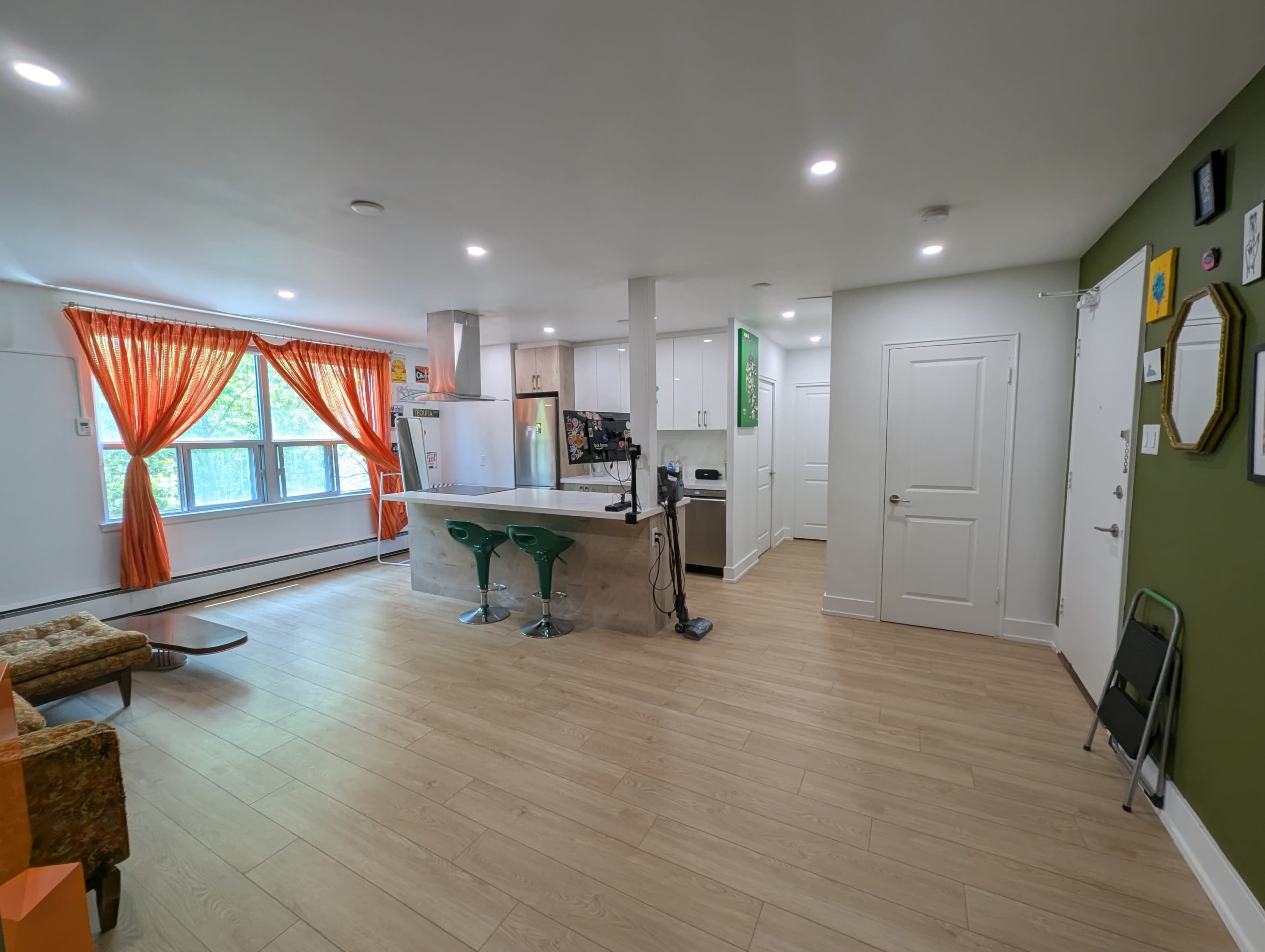 Retro Mod Space, Toronto | Production | Peerspace