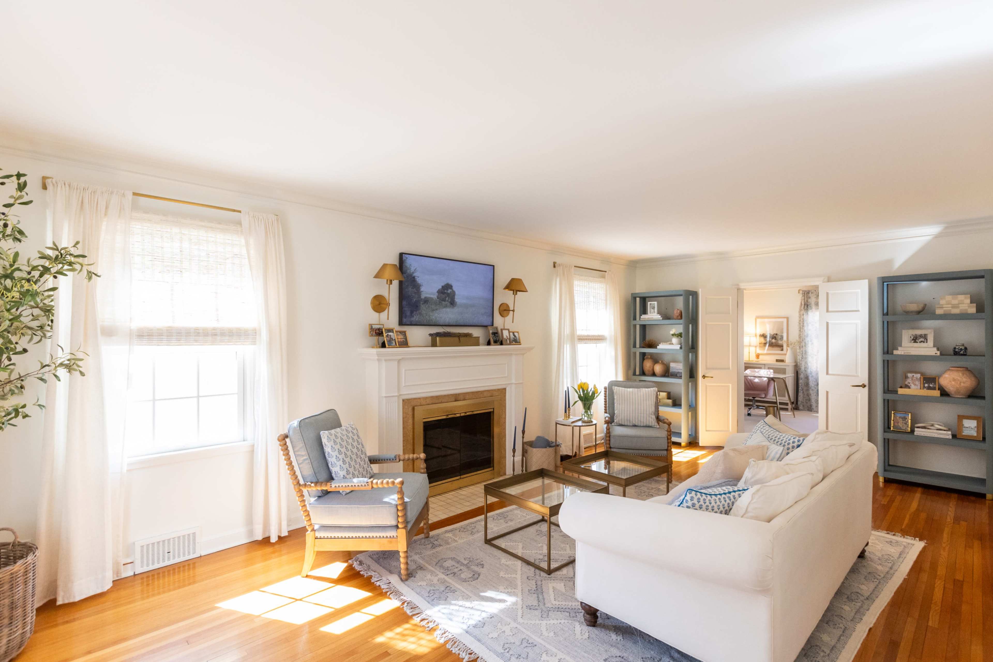 Charming Cape Cod Gem, Saint Louis Park, MN | Production | Peerspace