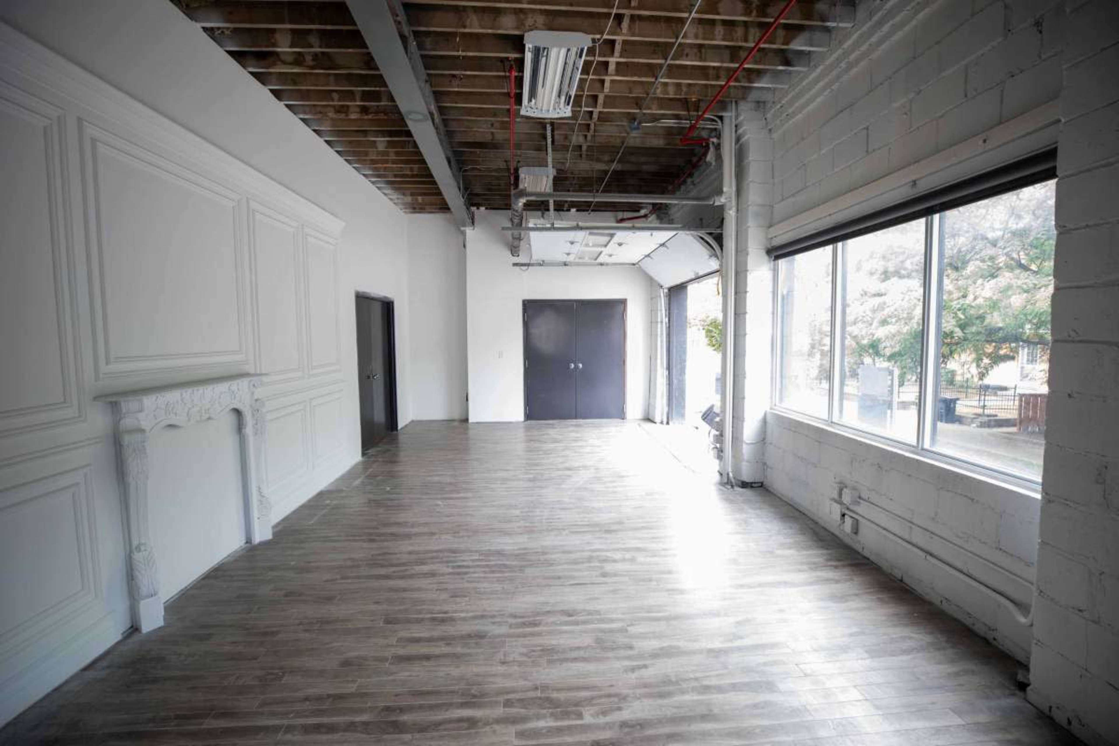 Location A | Natural light loft studio, fireplace, wainscoting, Toronto ...