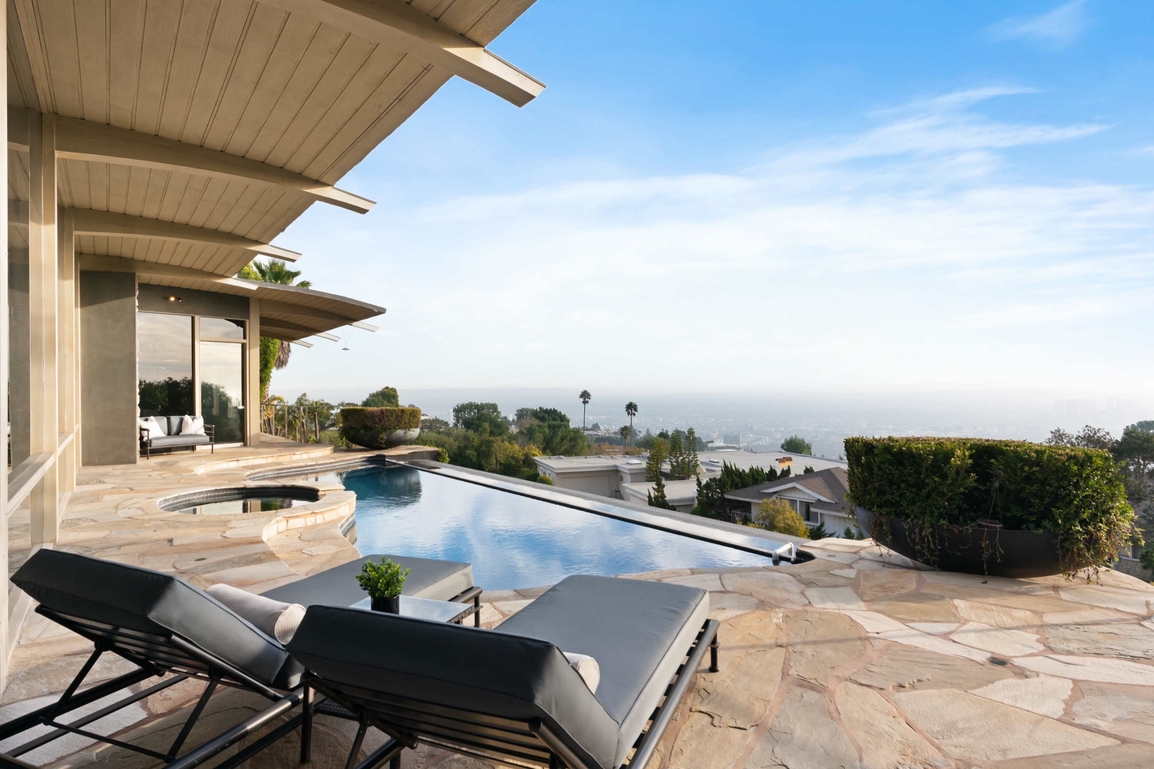 Cole Place - Private Architectural Masterpiece in Trousdale Estates ...