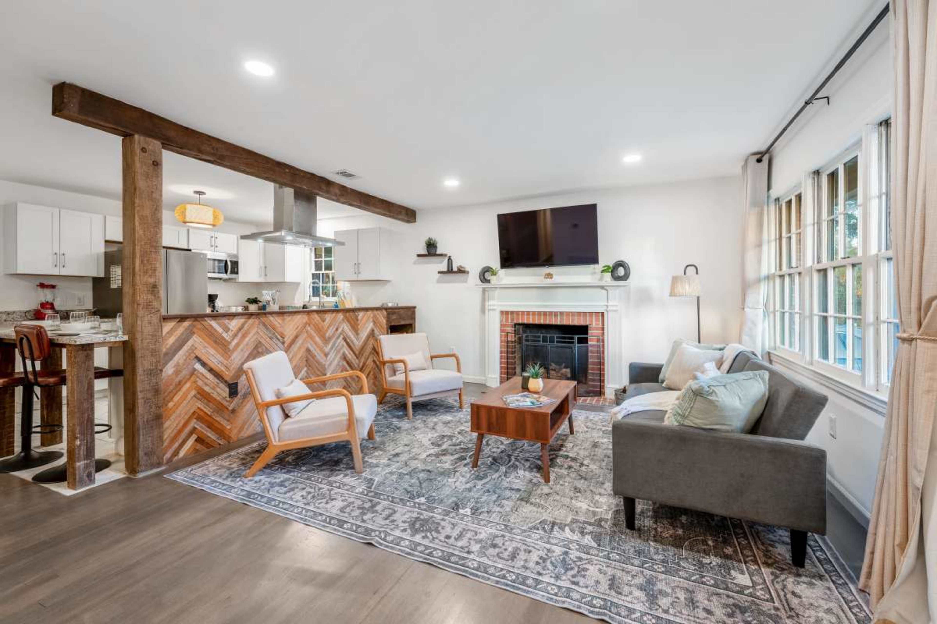 Solace Escapes | Midtown Luxury Bungalow - Fully Fenced - Adorable 1950 ...