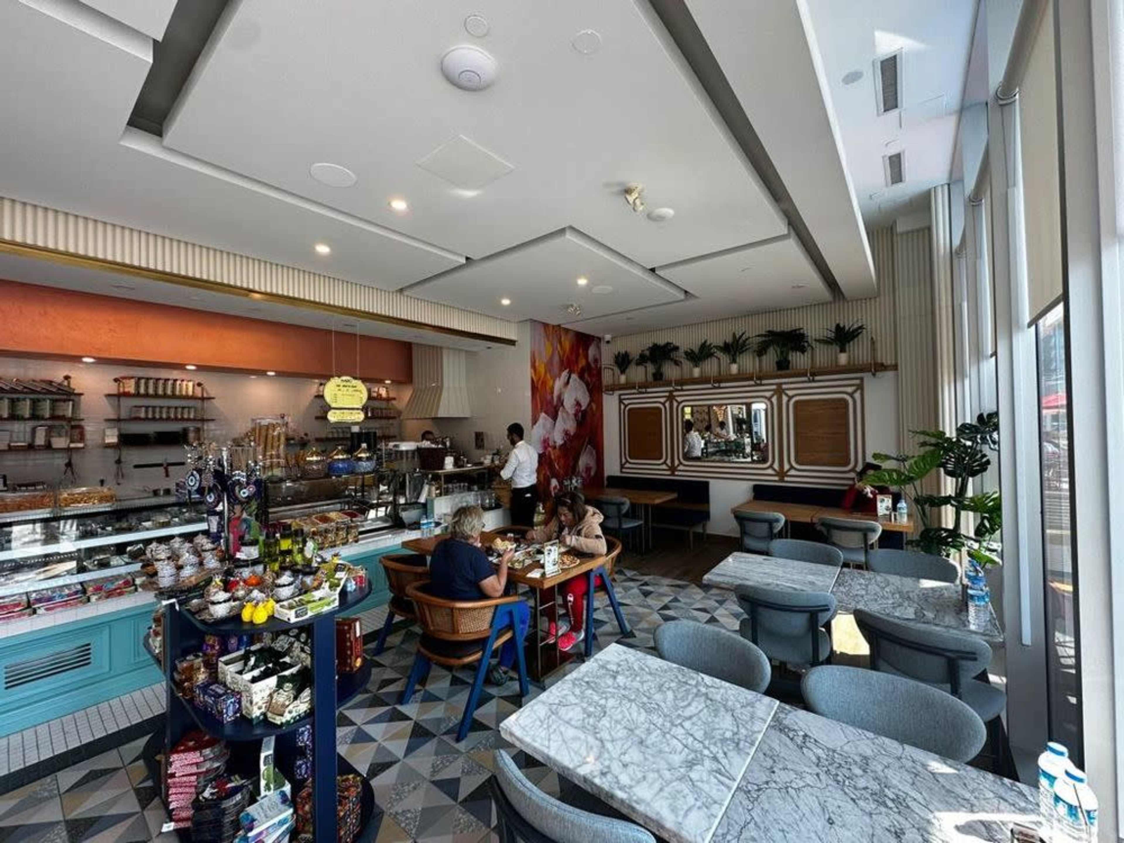 Host Nest | Maddo Restaurant Don-Mills, Toronto | Production | Peerspace