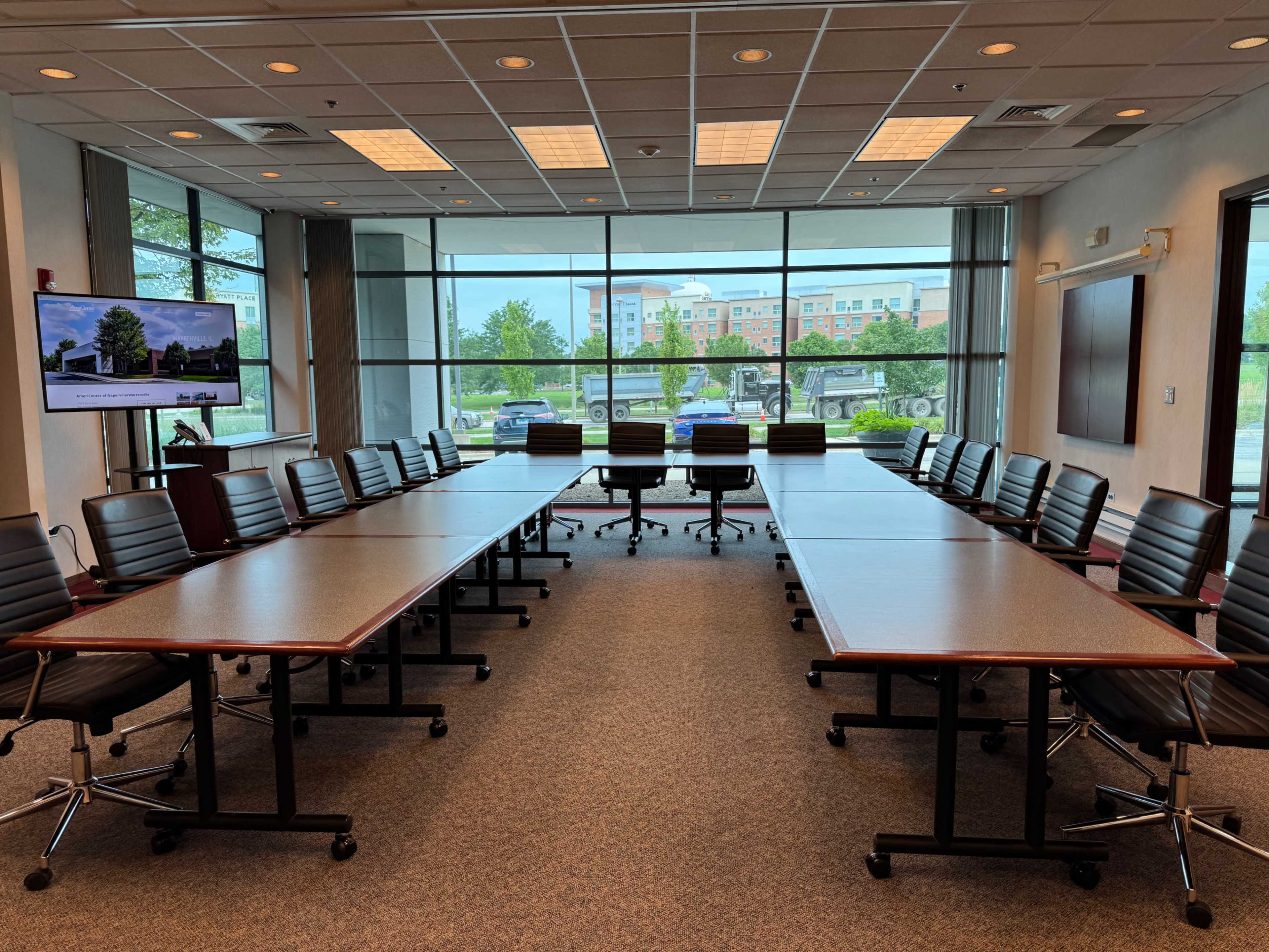 AmeriCenter of Naperville/Warrenville | Meeting Room – 24-Person ...