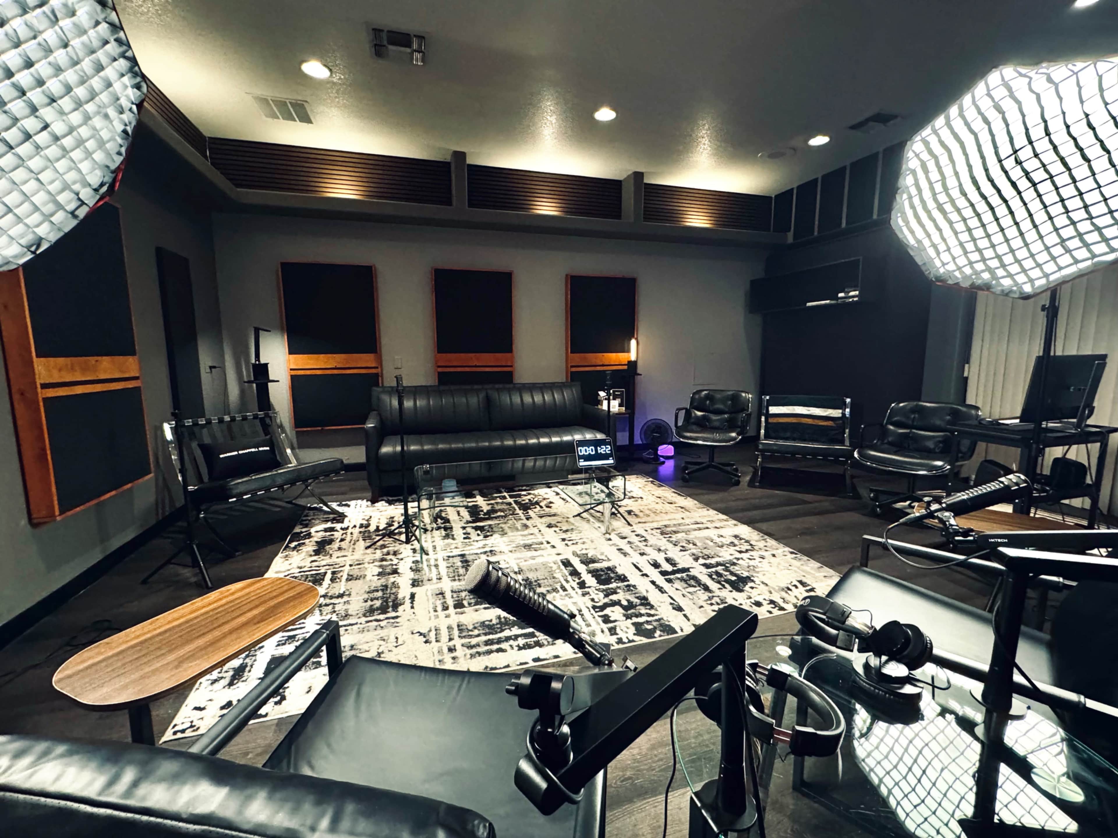 Meeting Space / Podcast Lounge @ Iconica Vegas, Las Vegas, NV | Off ...