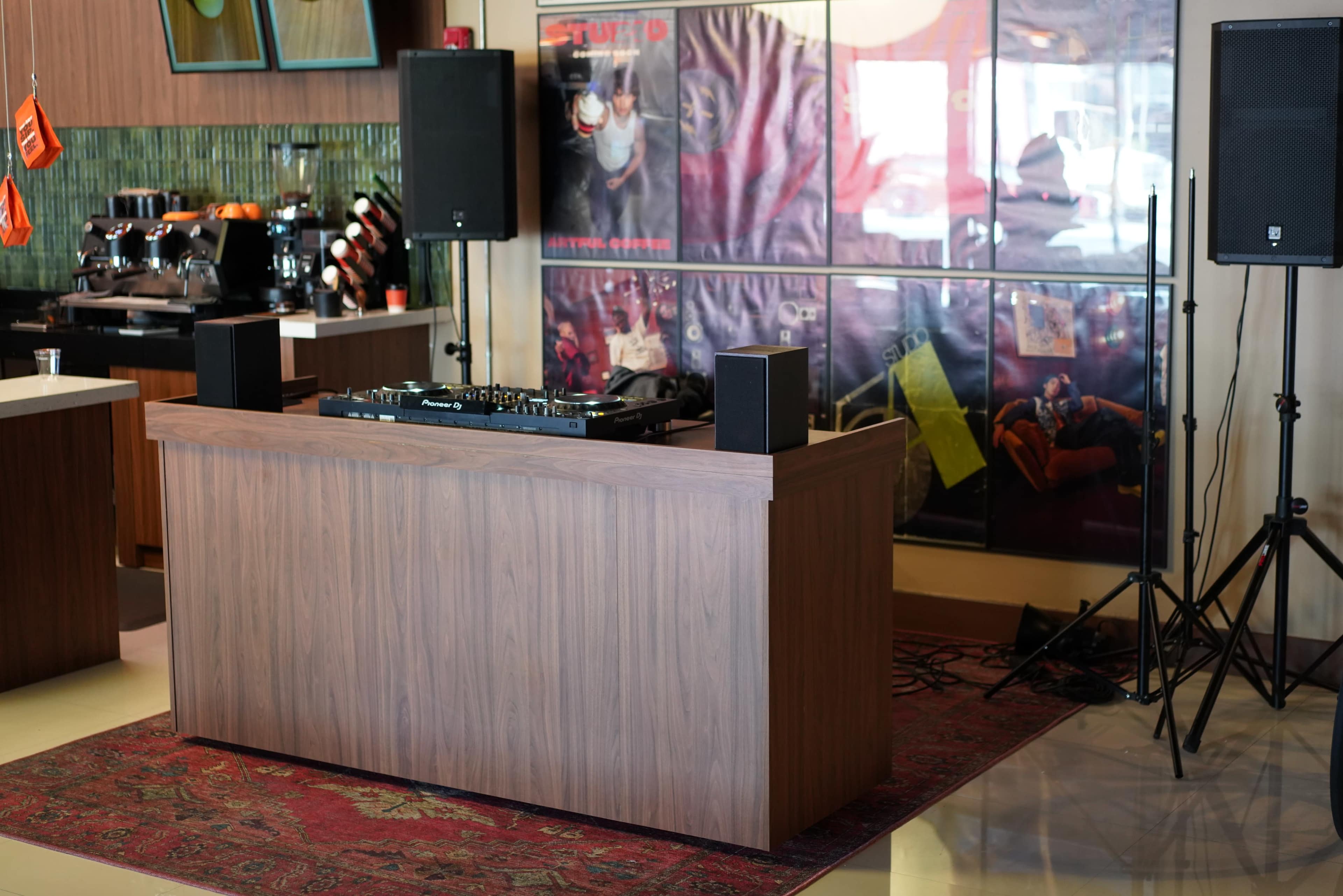 Studio24 | Stylish Mid-Century Lounge Studio in Edgewater", Miami, FL ...