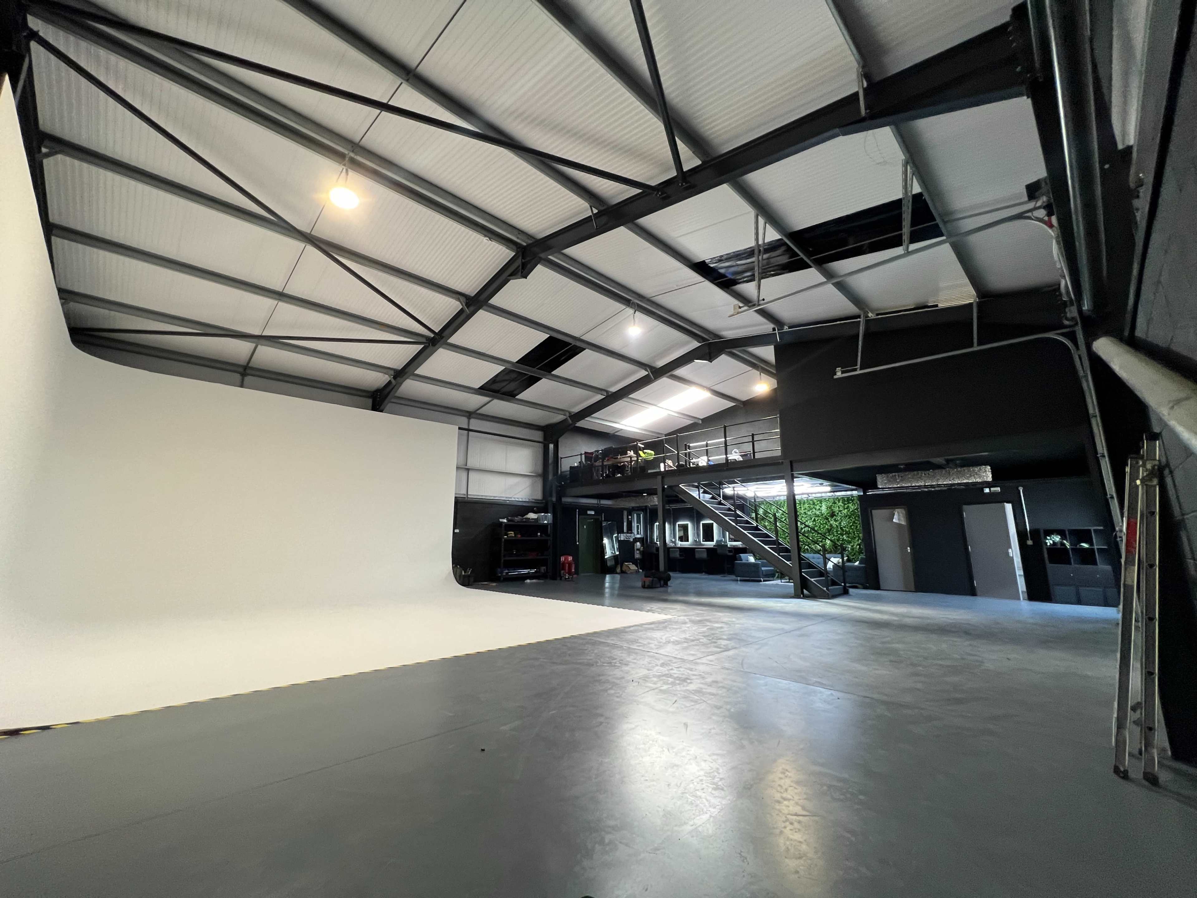 Grand White Infinity Cove Studio, Nottingham | Production | Peerspace