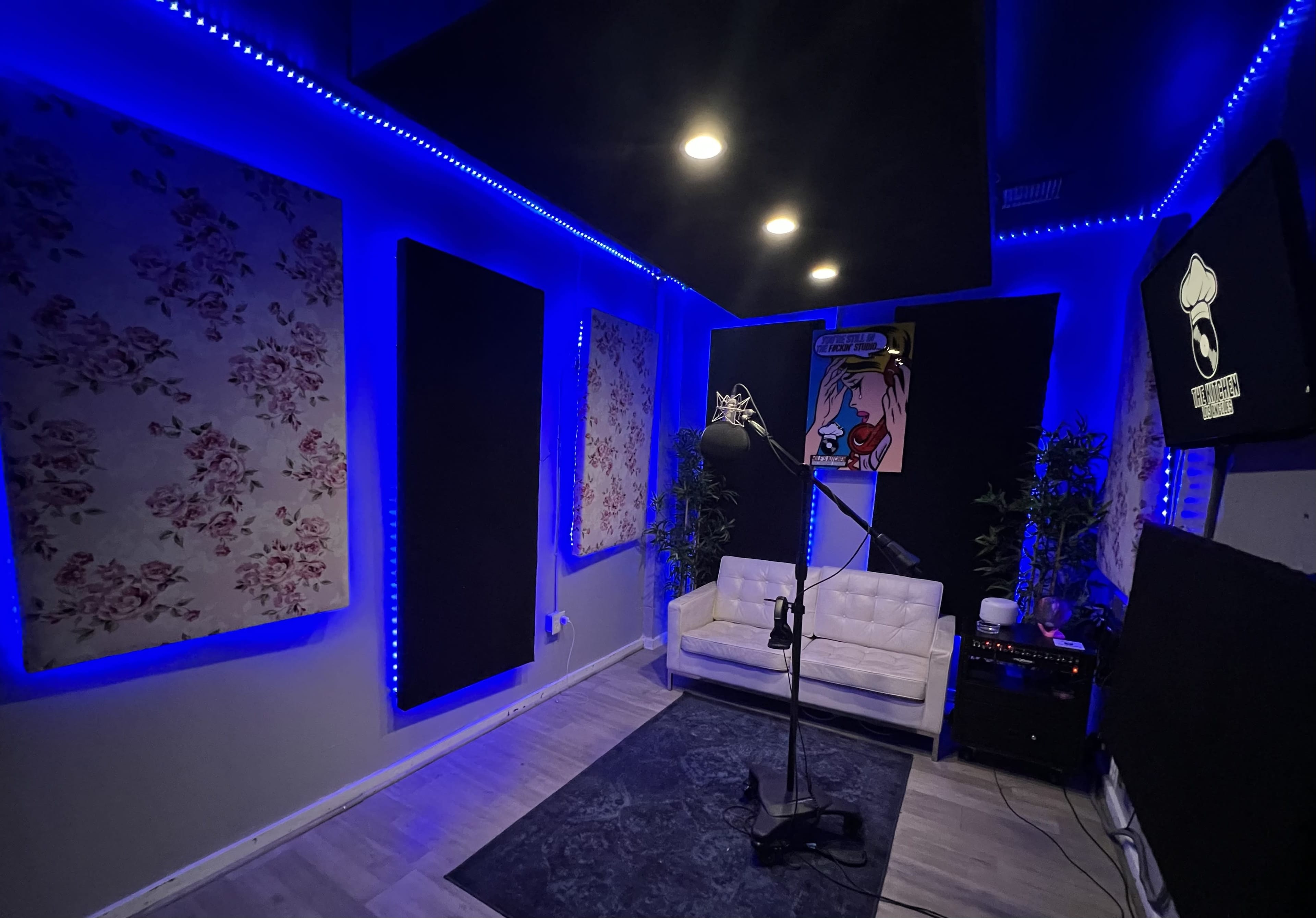Comfortable Recording Studio In San Fernando Valley, Panoroma City, CA ...