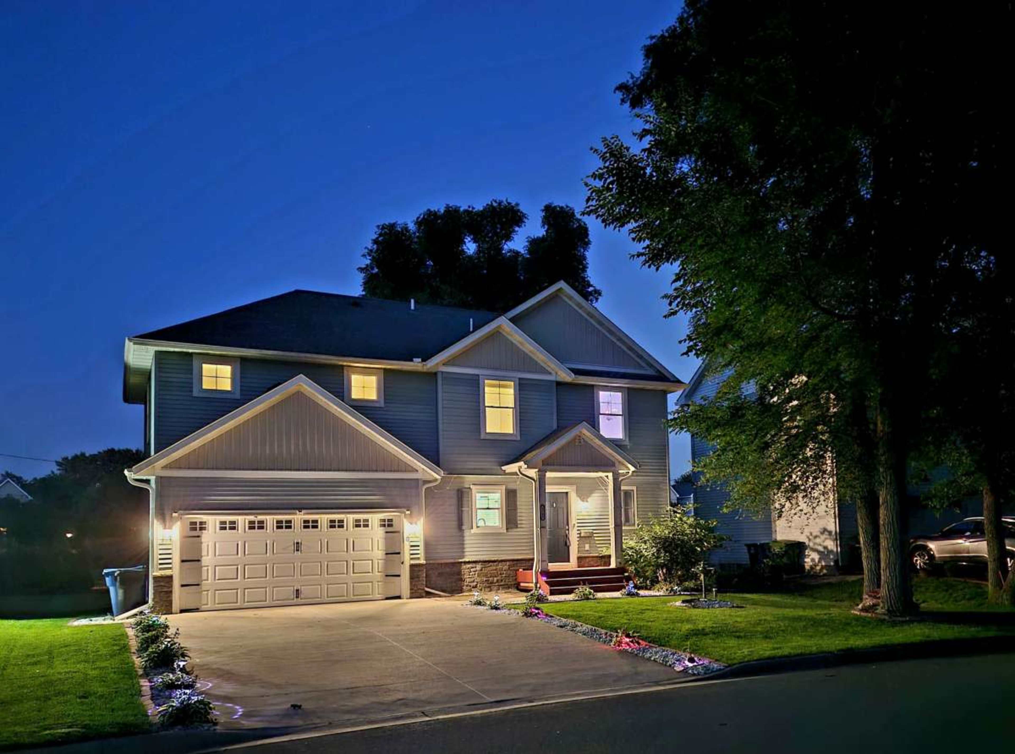 Stylish & Spacious Venue for Small Gatherings, Photoshoots & Video ...