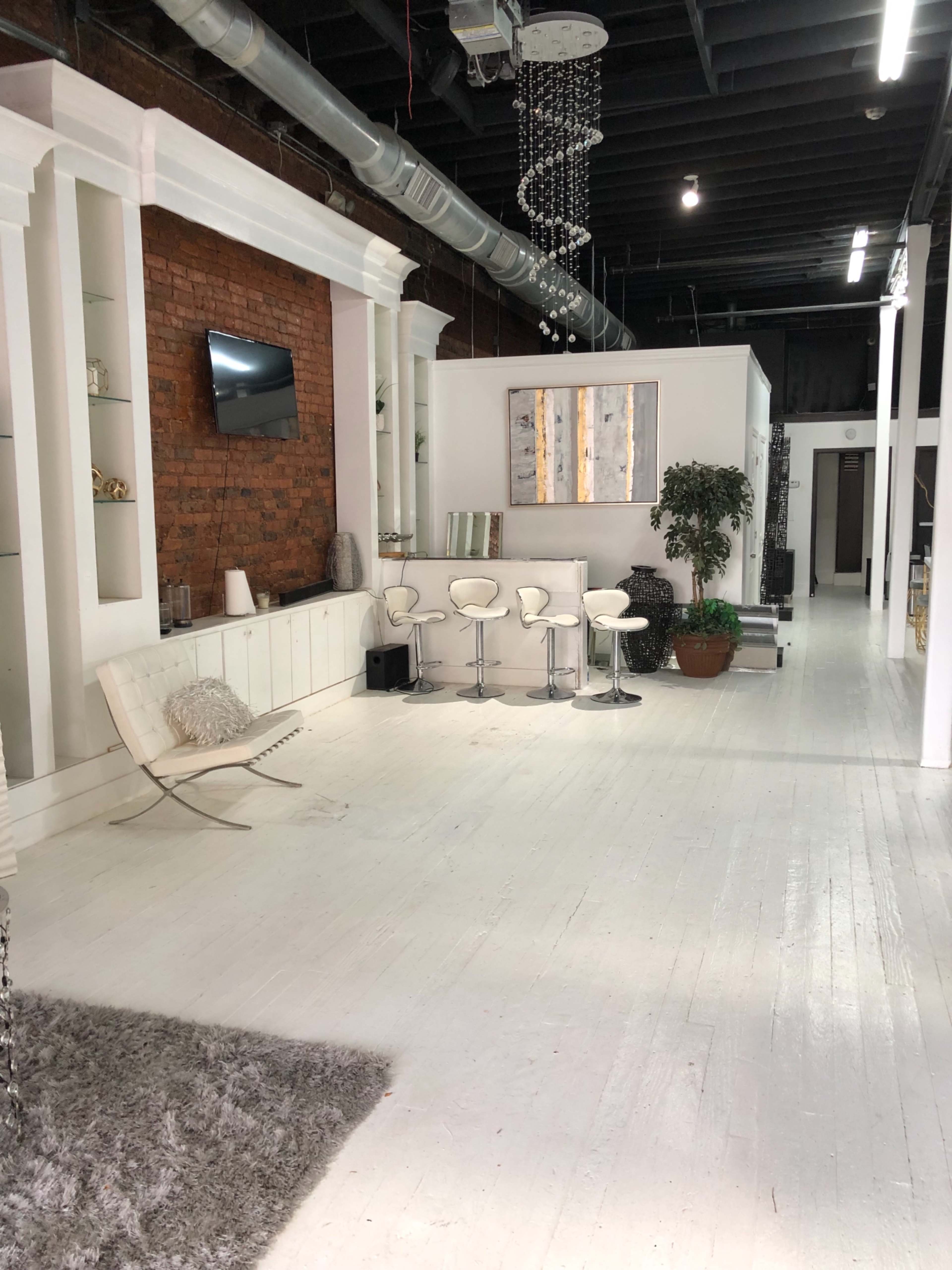 Pop-up shops, Classes ( lash, weaving, Frontal,etc) filming at stylish ...