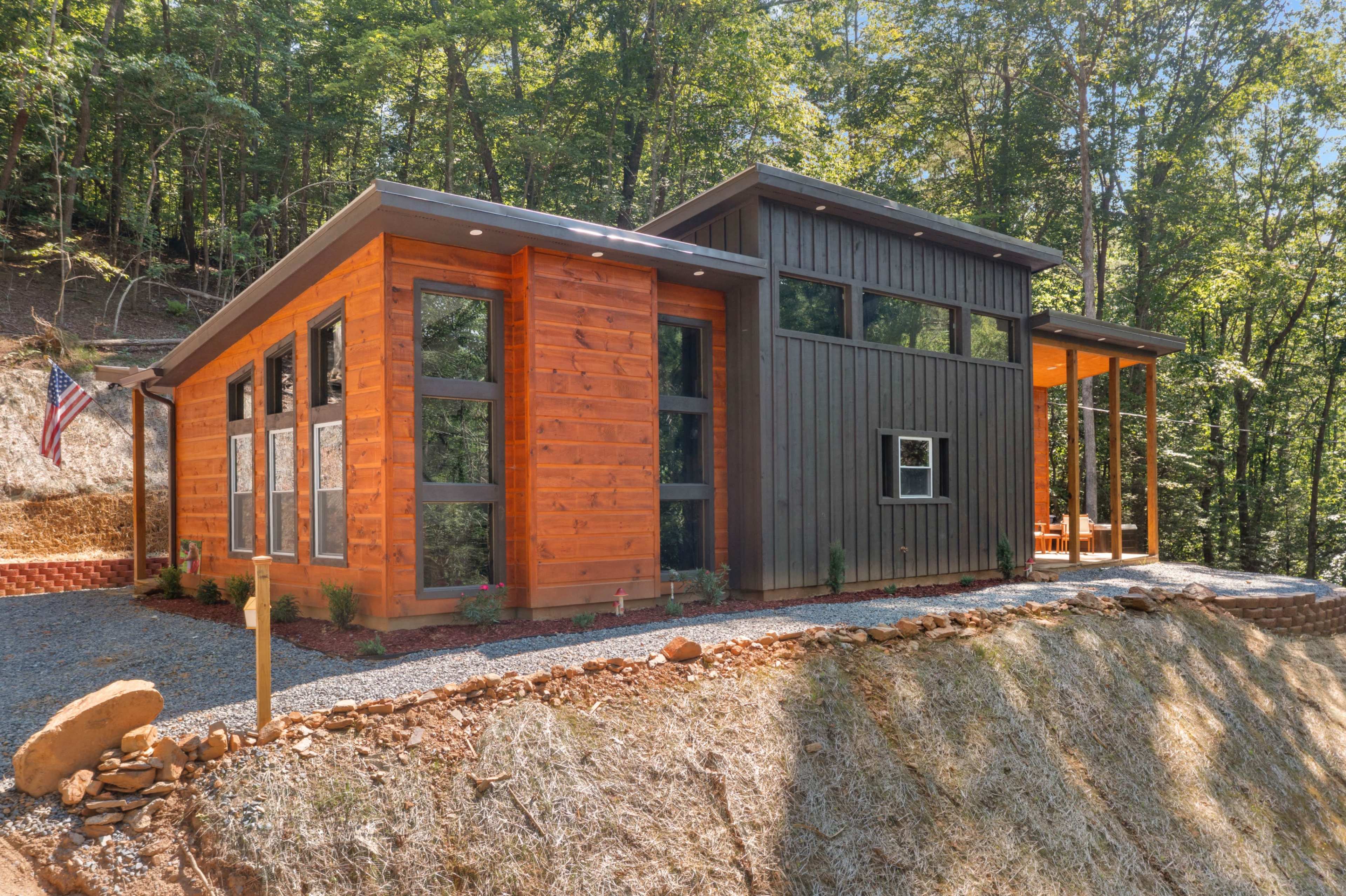 Stylish Modern Cabin with Natural Lighting, Ellijay, GA | Production ...
