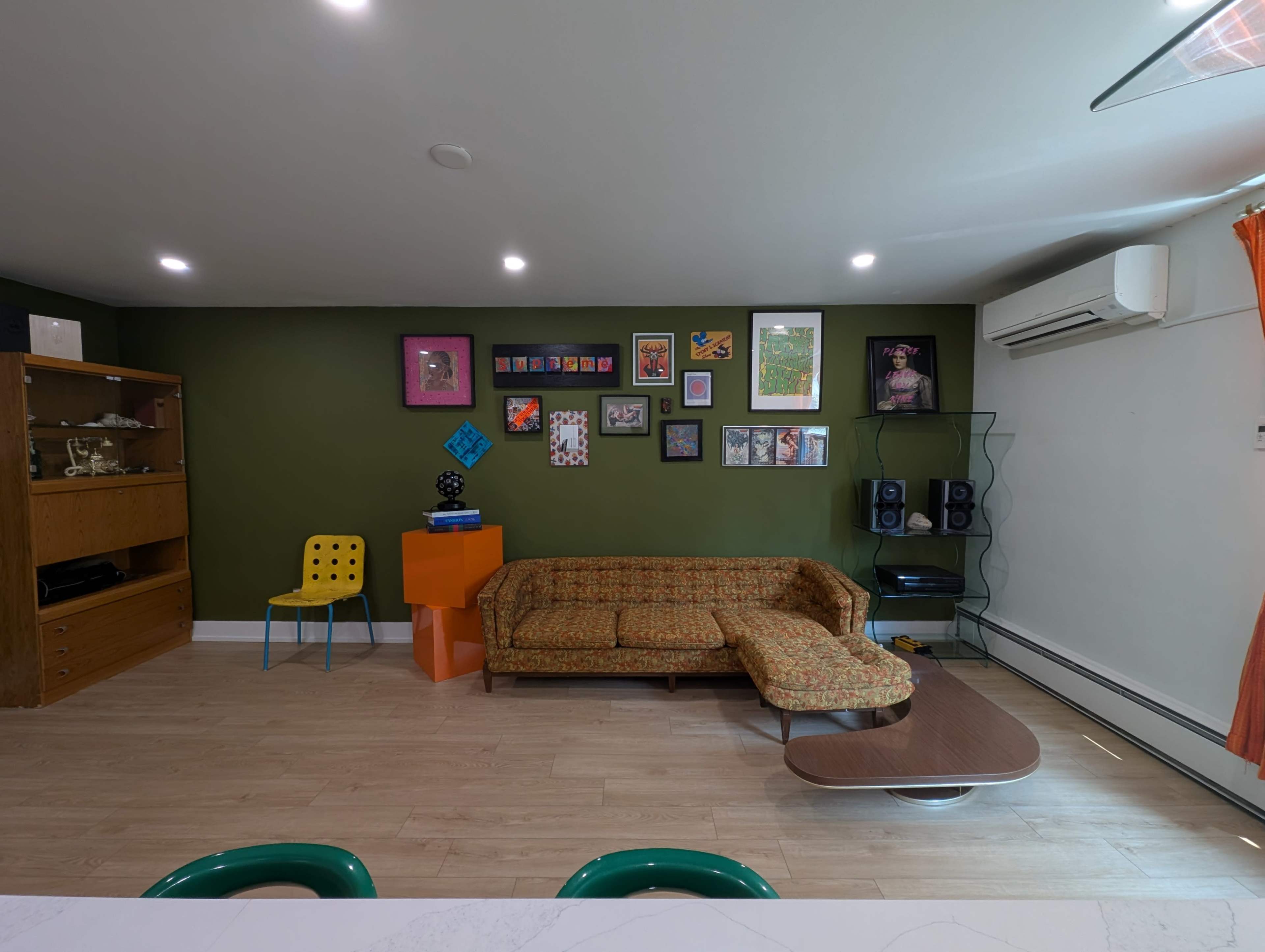 Retro Mod Space, Toronto | Production | Peerspace