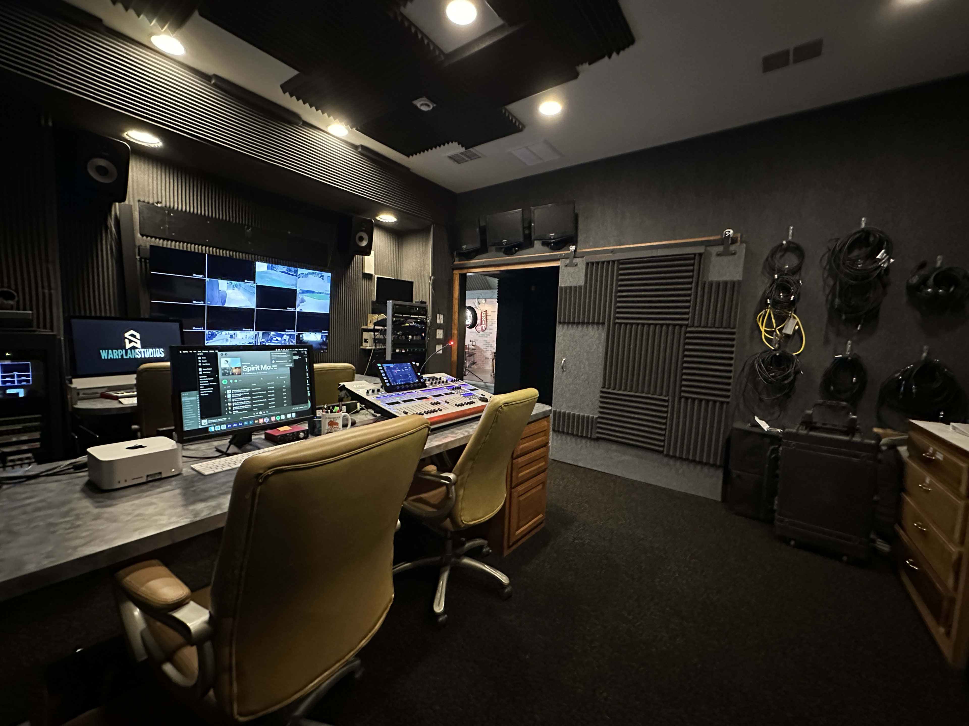 Photo/ Video Studio with Cyc Wall, Denton, TX | Production | Peerspace