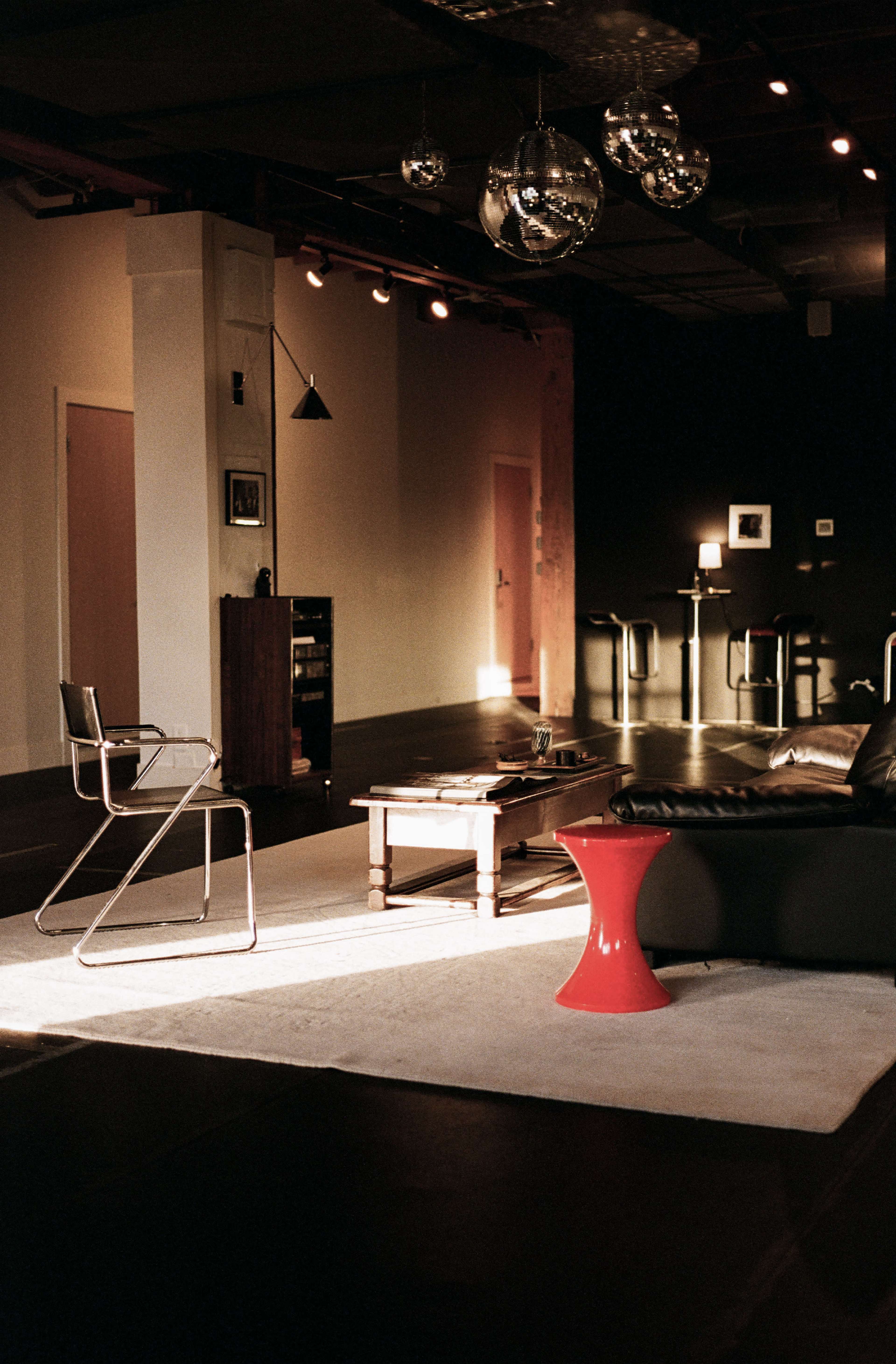 Creative Riverfront Loft in Lincoln Park, Chicago, IL | Production ...