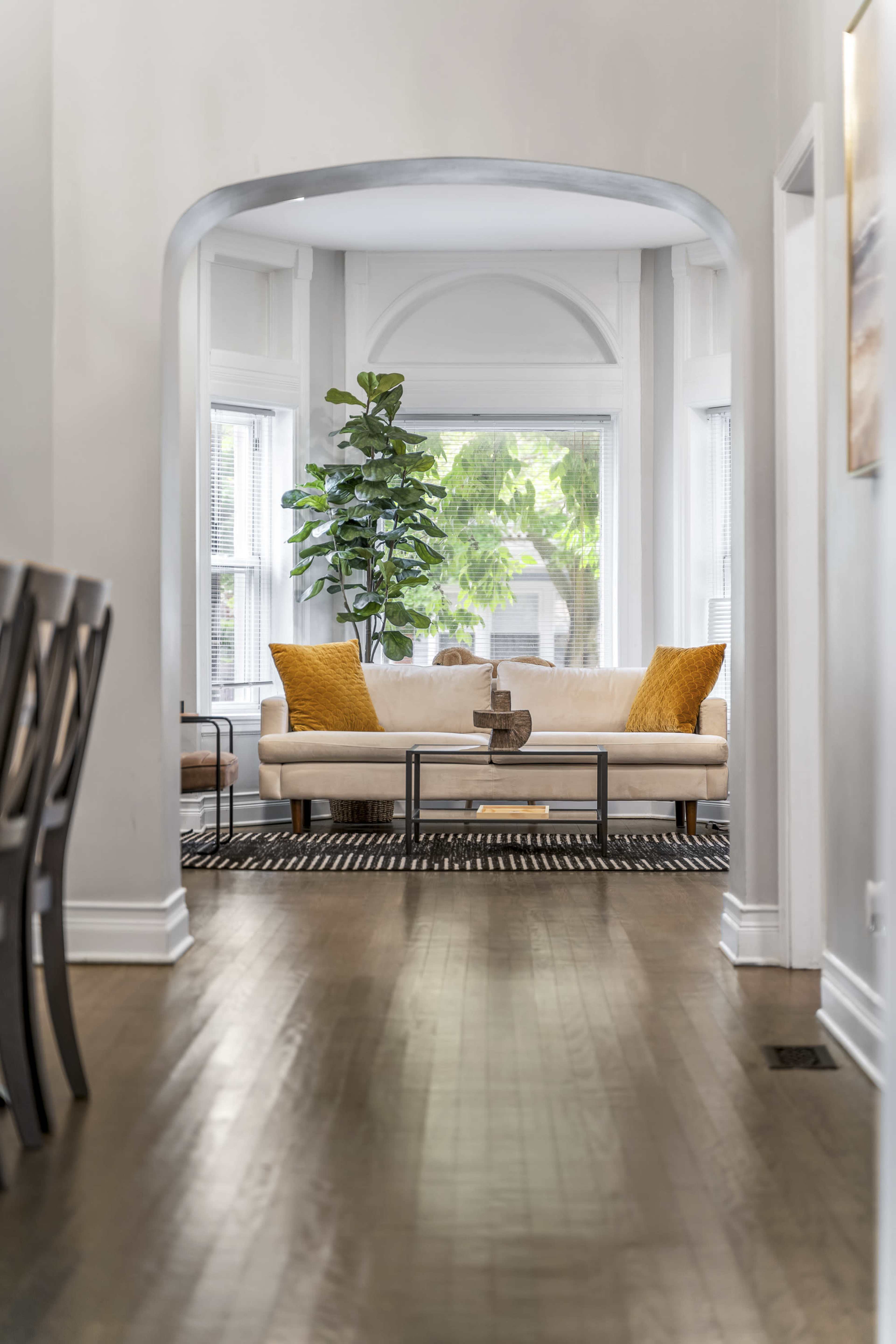 Lakeview Lux, Chicago, IL | Off-Site | Peerspace