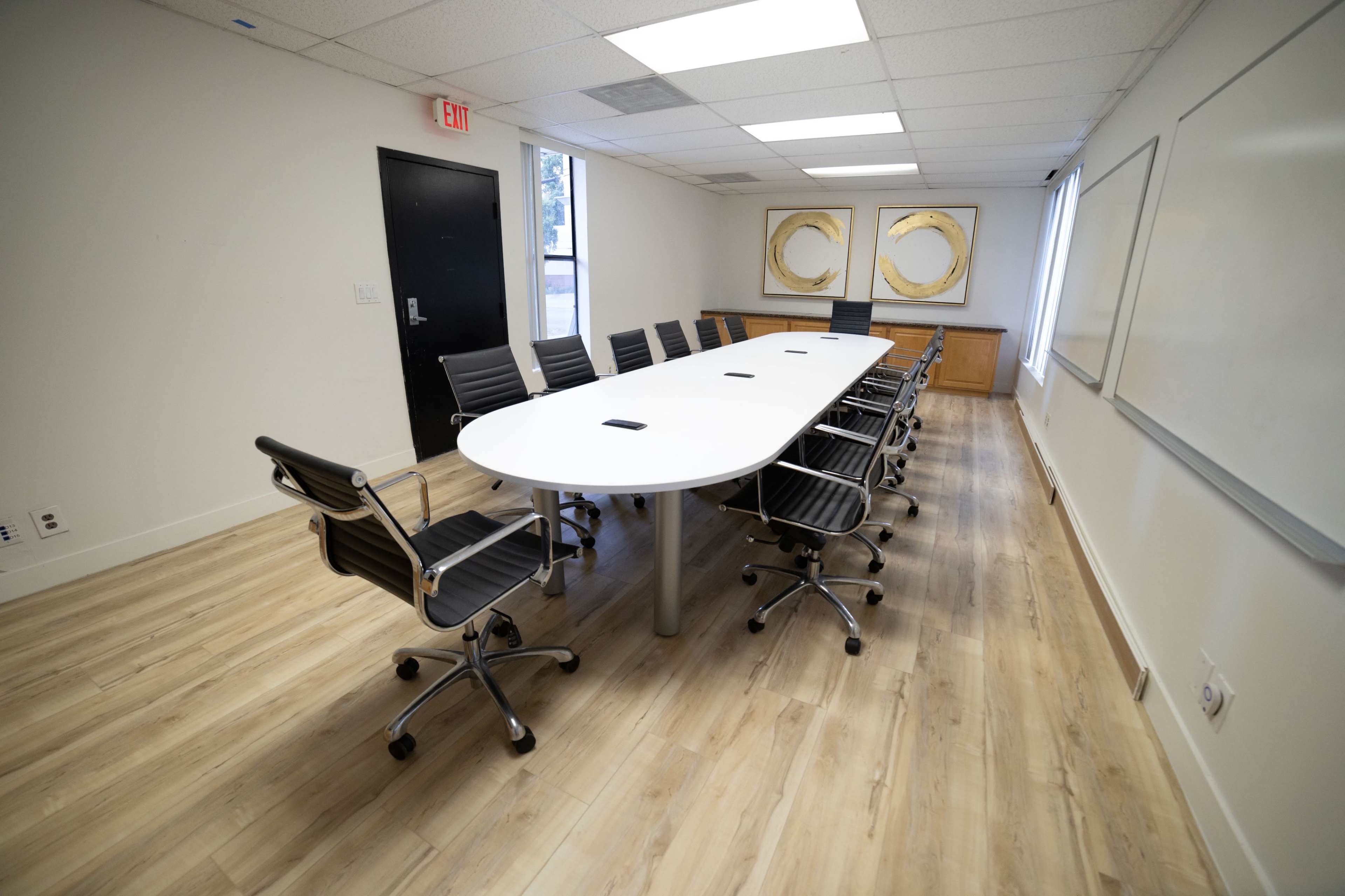 Downtown Pasadena meeting/conference/training room with walking ...